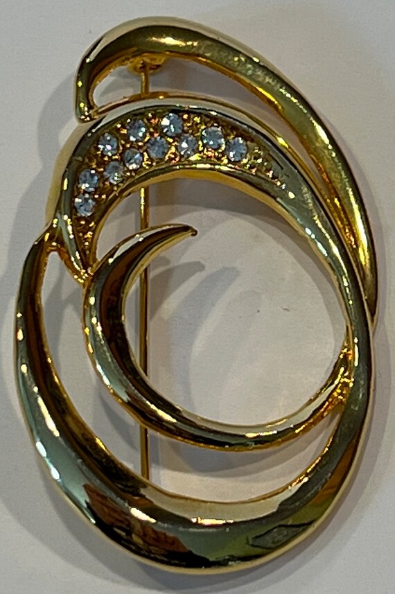 victorian gold metal brooch - Gem
