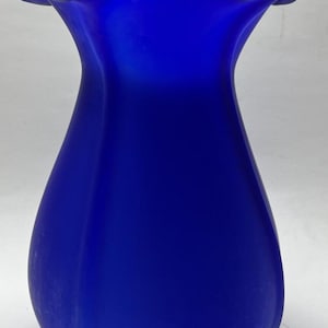MCM Cobalt Blue Satin Glass Cased White Melon Trumpet Vase Ruffled Rim ...