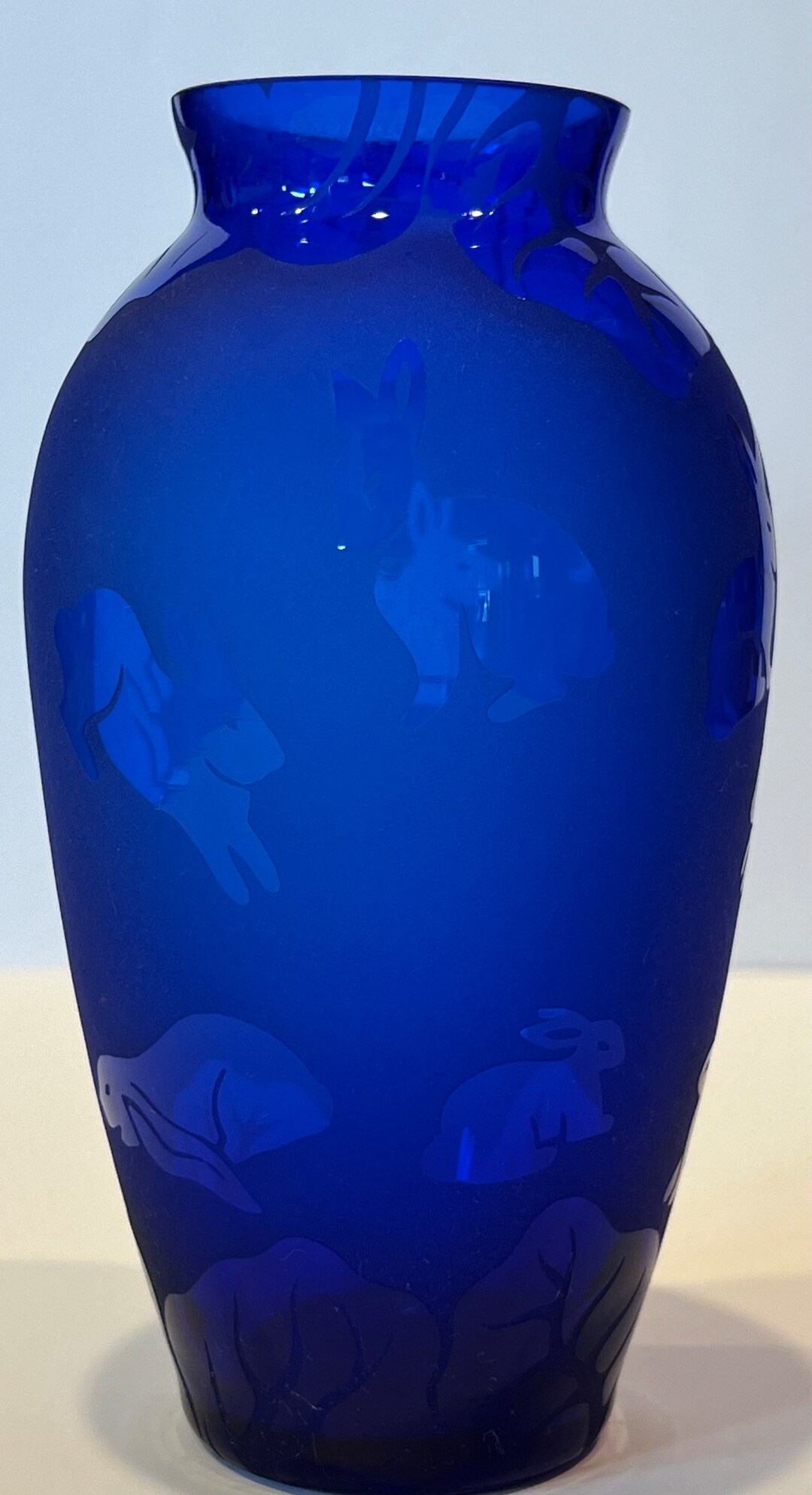 Vtg A&E Arthur Court Designs Blue Cameo Glass Vase Bunny Rabbits Signed ...