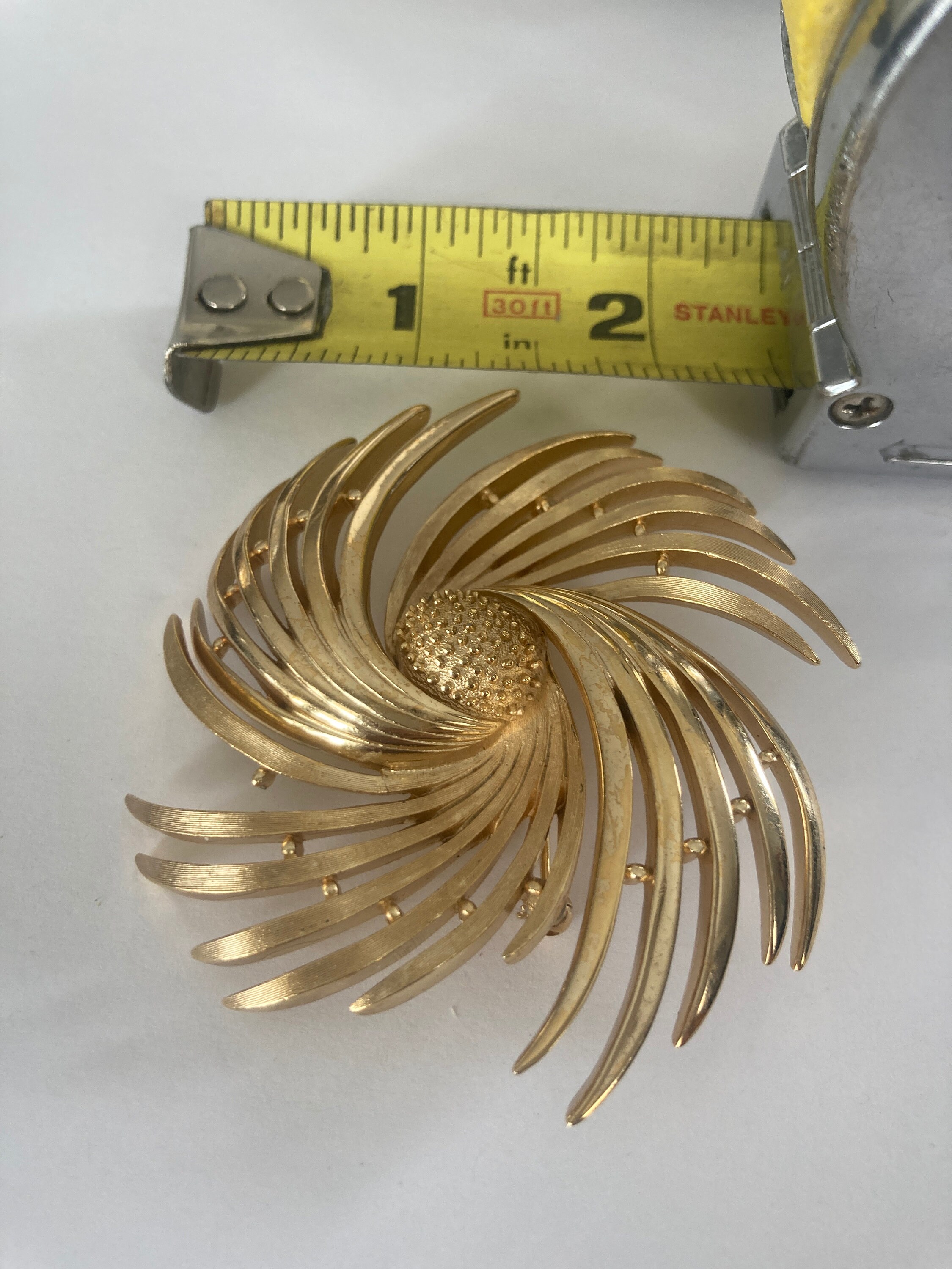 MCM Crown Gold Pinwheel Trifari Brooch Swirling Galaxy 1960's Large Pin ...