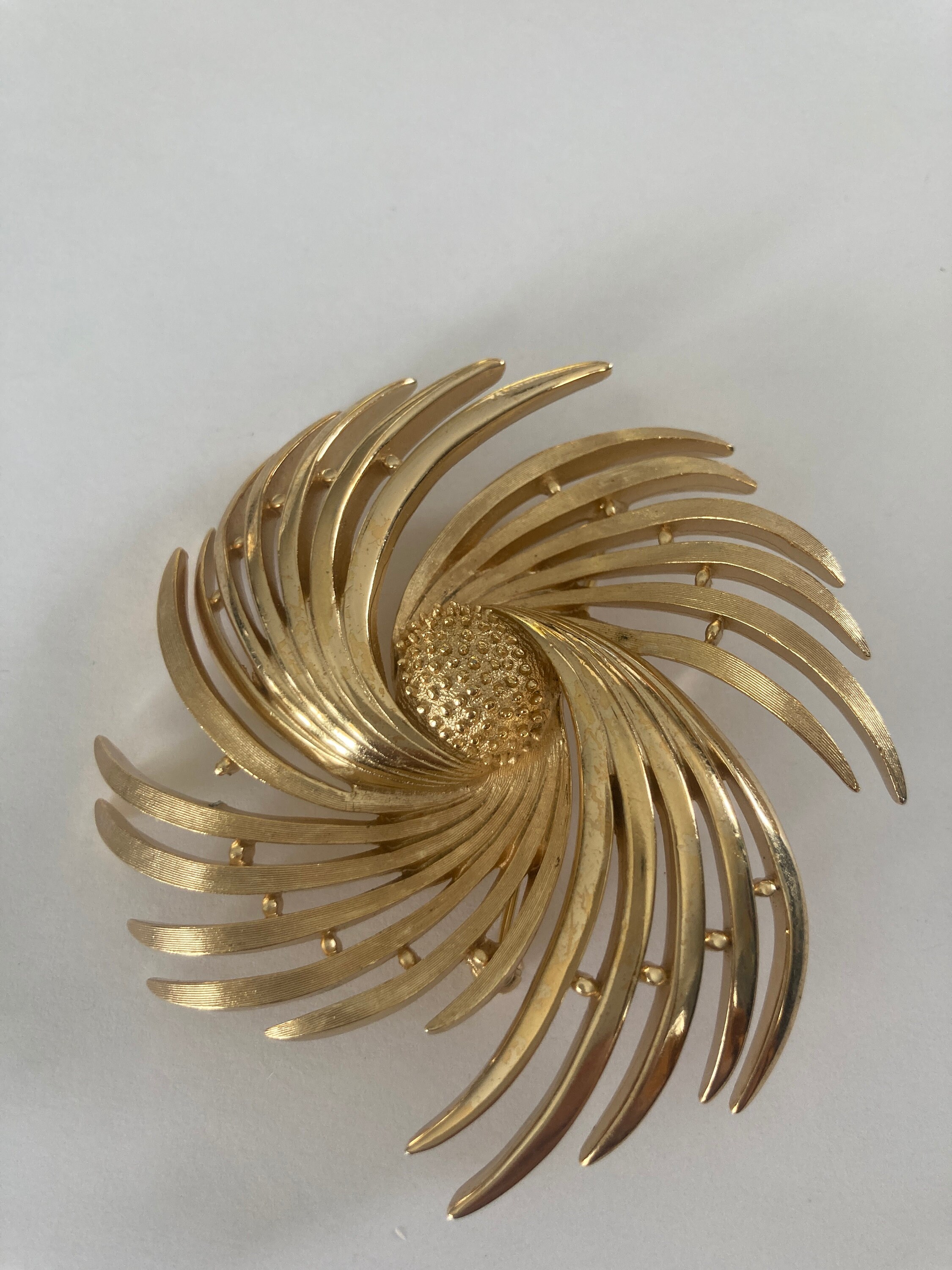 MCM Crown Gold Pinwheel Trifari Brooch Swirling Galaxy 1960's Large Pin ...