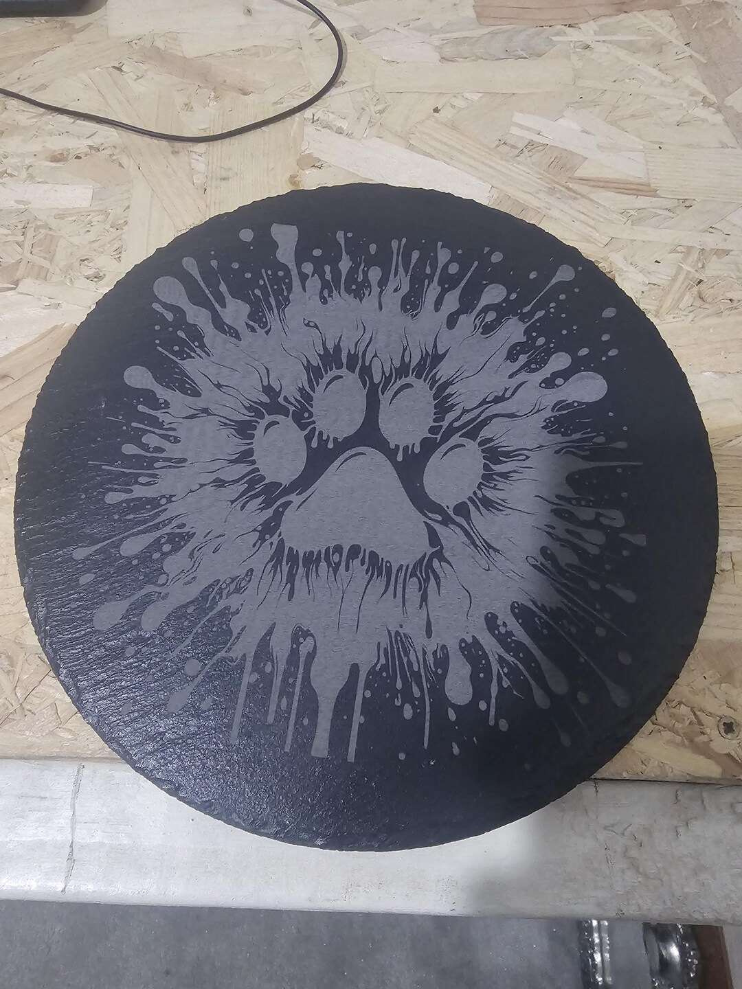 Paw Print Splash Engraved Slate | Round Pet Memorial Plaque | Laser ...