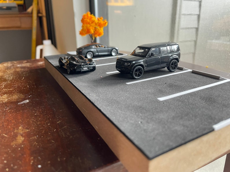 1/64 Parking Lot Desk Diorama - Etsy