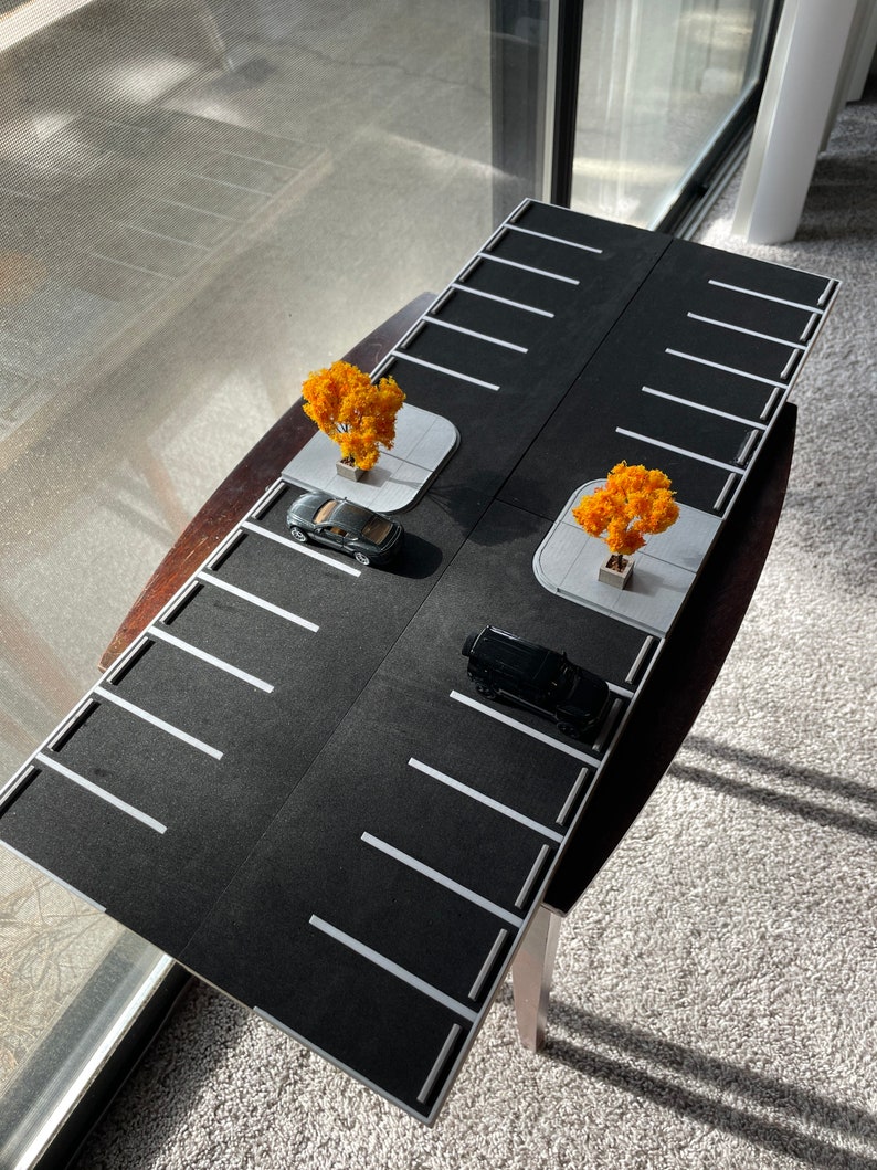 1/64 Parking Lot Desk Diorama - Etsy
