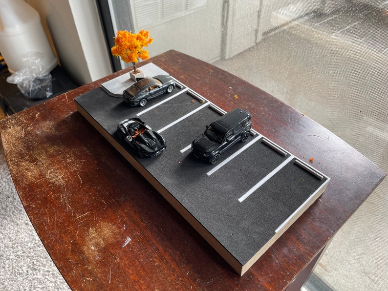 1/64 Parking Lot Desk Diorama - Etsy