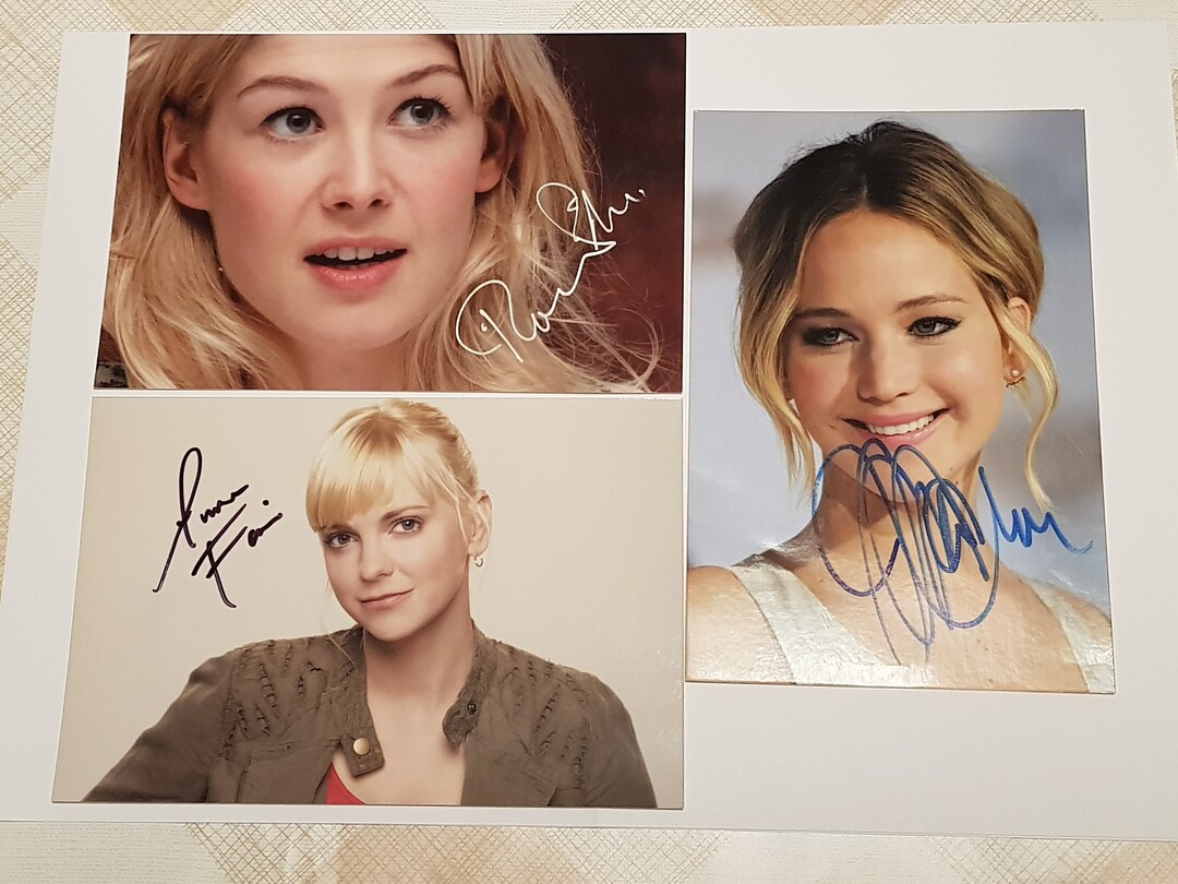 Original Autographed Photos:rosamund Pike,anna Faris,jennifer Lawrence ...