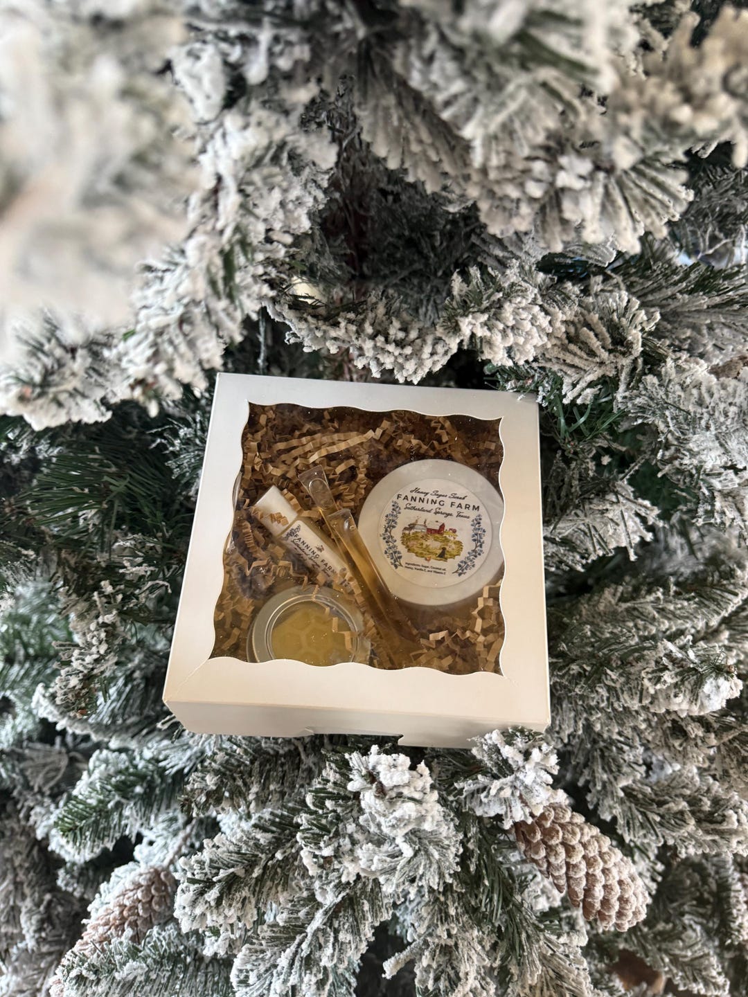 Christmas Gift Spa Kit Honey Bee Gift Box Sugar Scrub Honey Sticks Chapstick Simple Gift Box ...