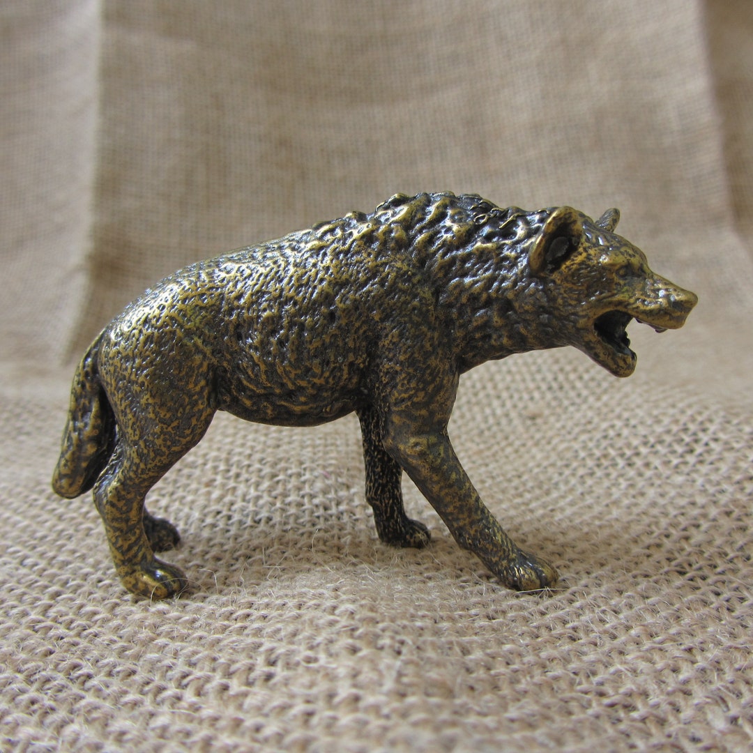 Vintage Style Copper Wolf Statue, Decorative Howling, Ferocious Brass ...