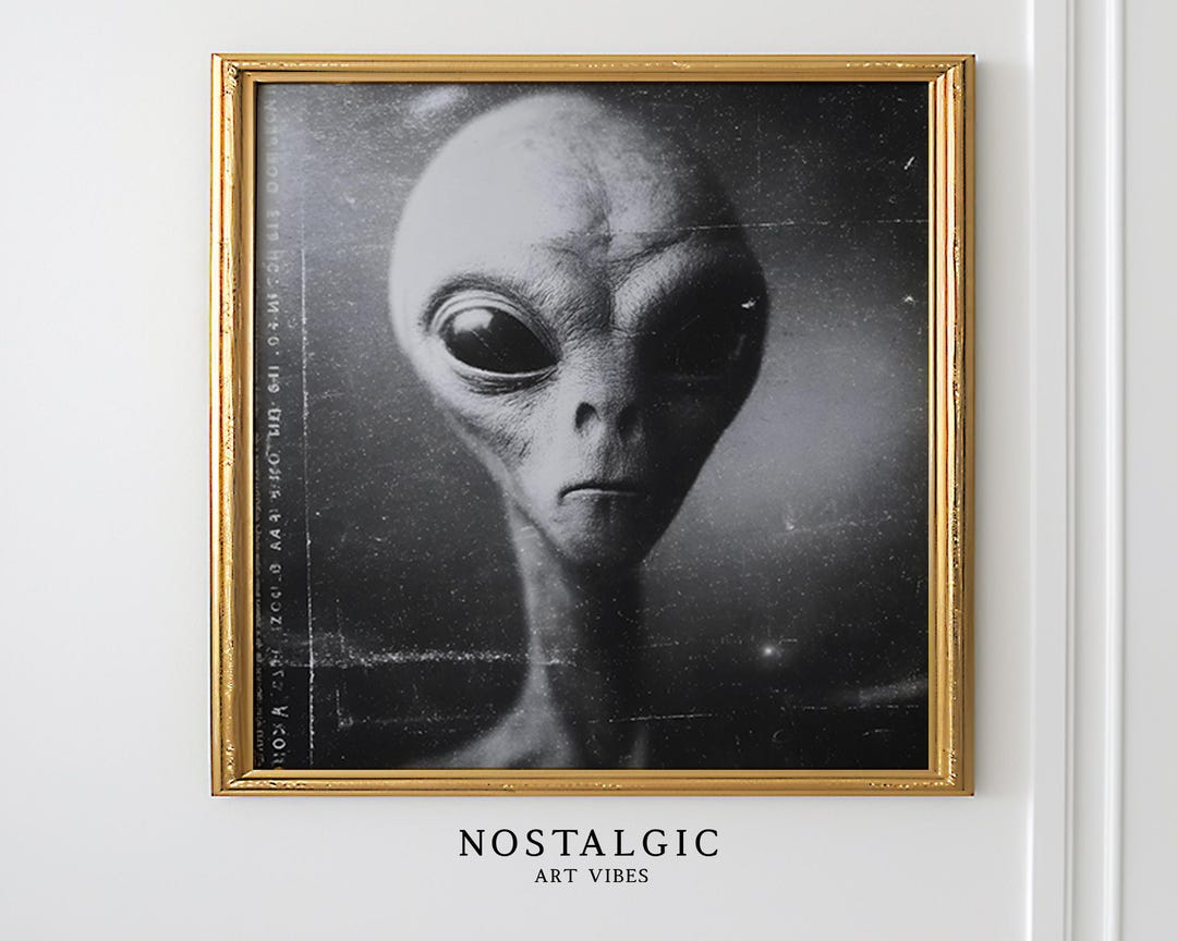 Creepy Alien Portrait Art, Alien Photography, Alien Mug Shot Art, Black ...