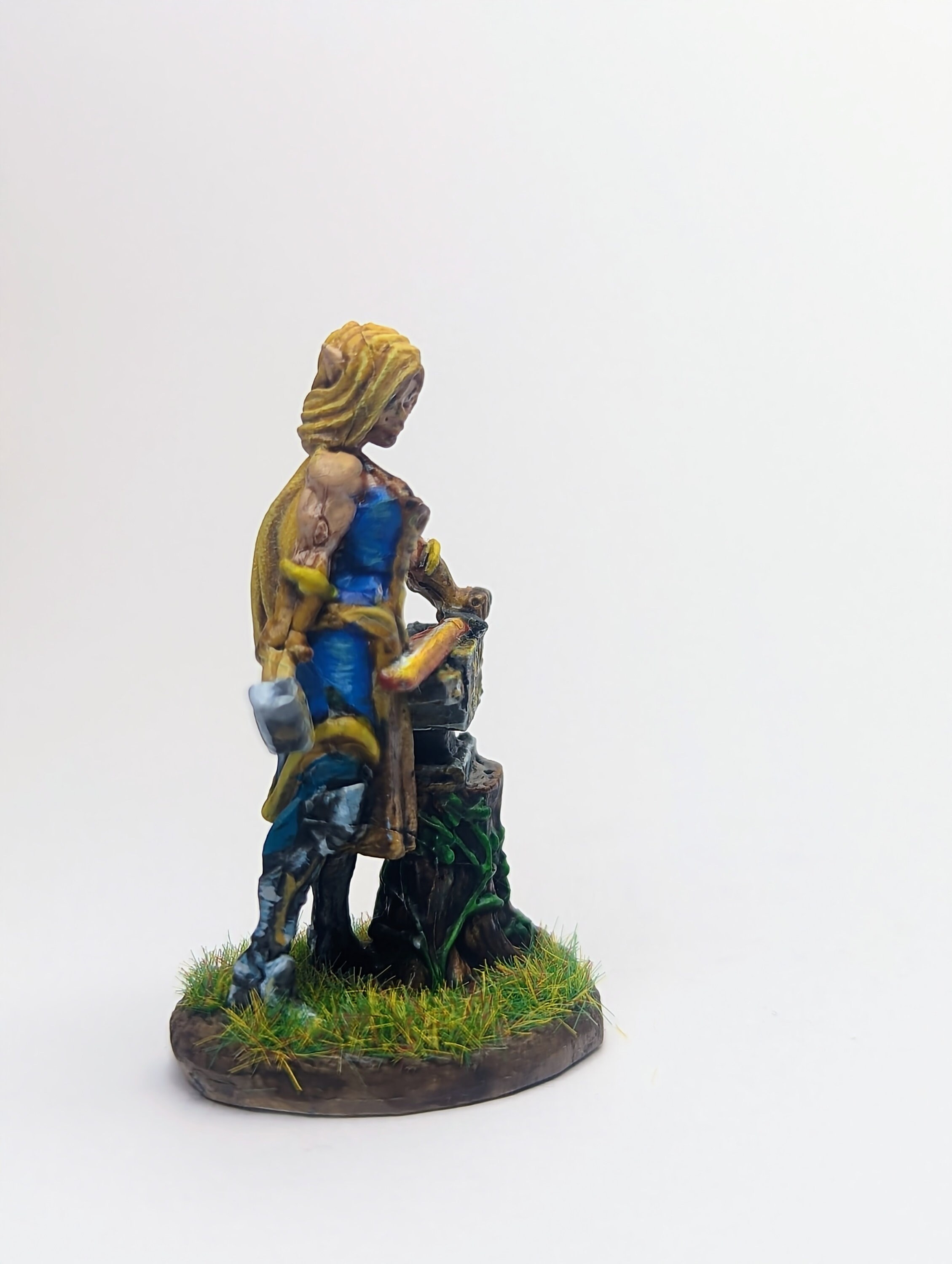 Hand Painted Elven Blacksmith Reaper Bones Tabletop Miniature - Etsy UK