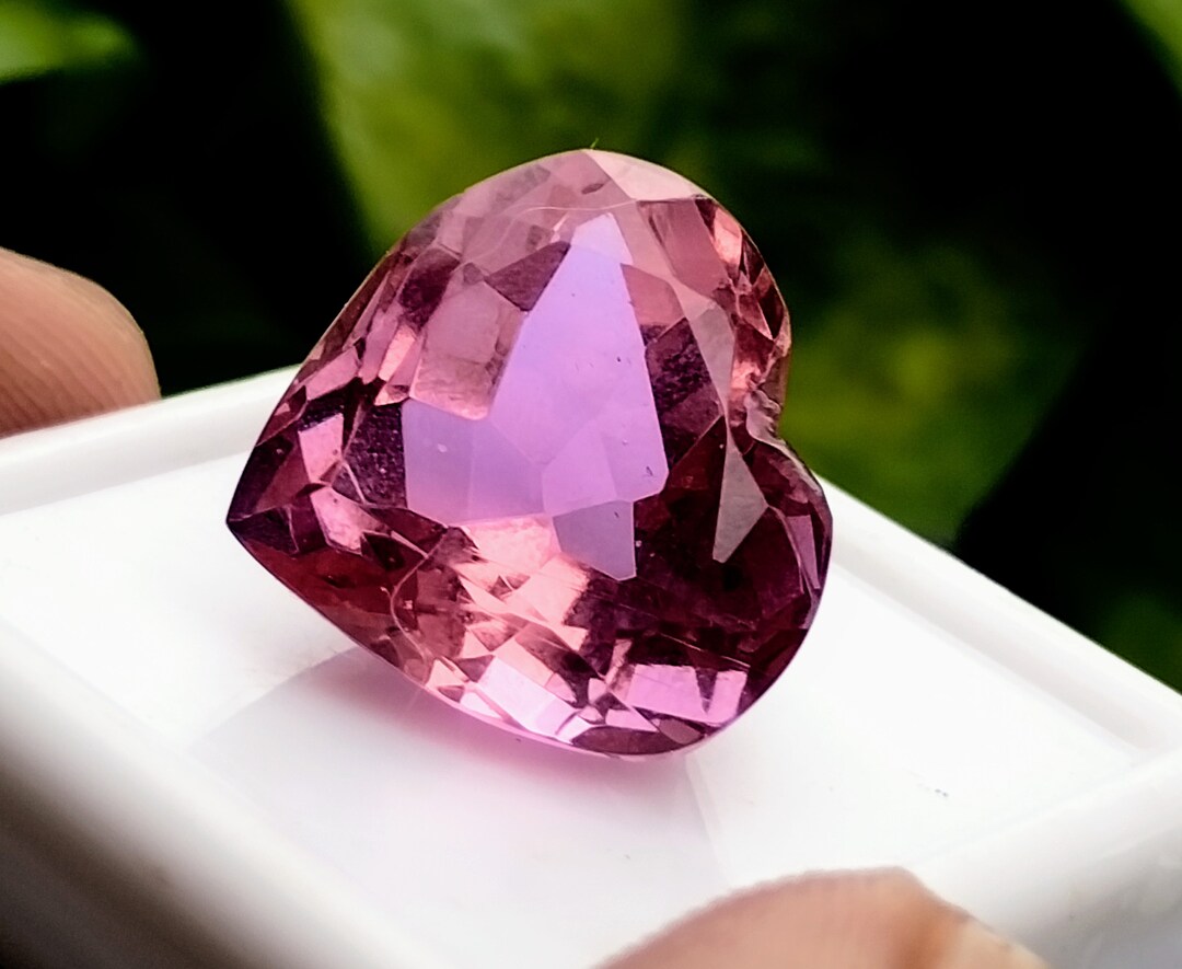 8 Carats AAA Alexandrite Heart Shape Facet Color Changing Alexandrite ...