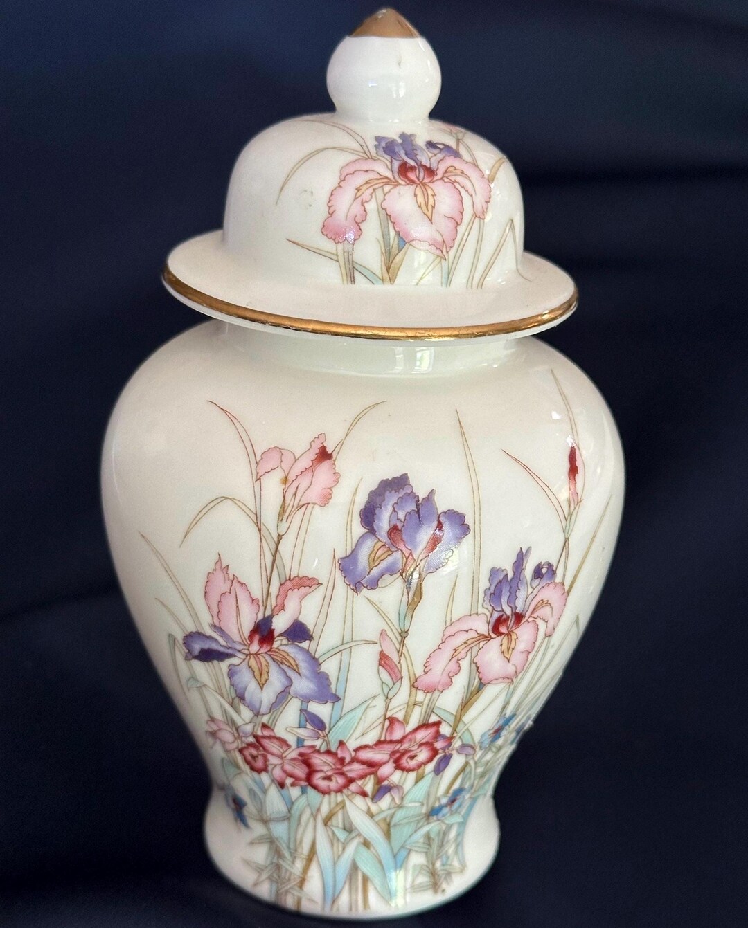 Iris Ginger Jar Temple Jar 6 Inch Ayame Seizan Japan - Vintage ...