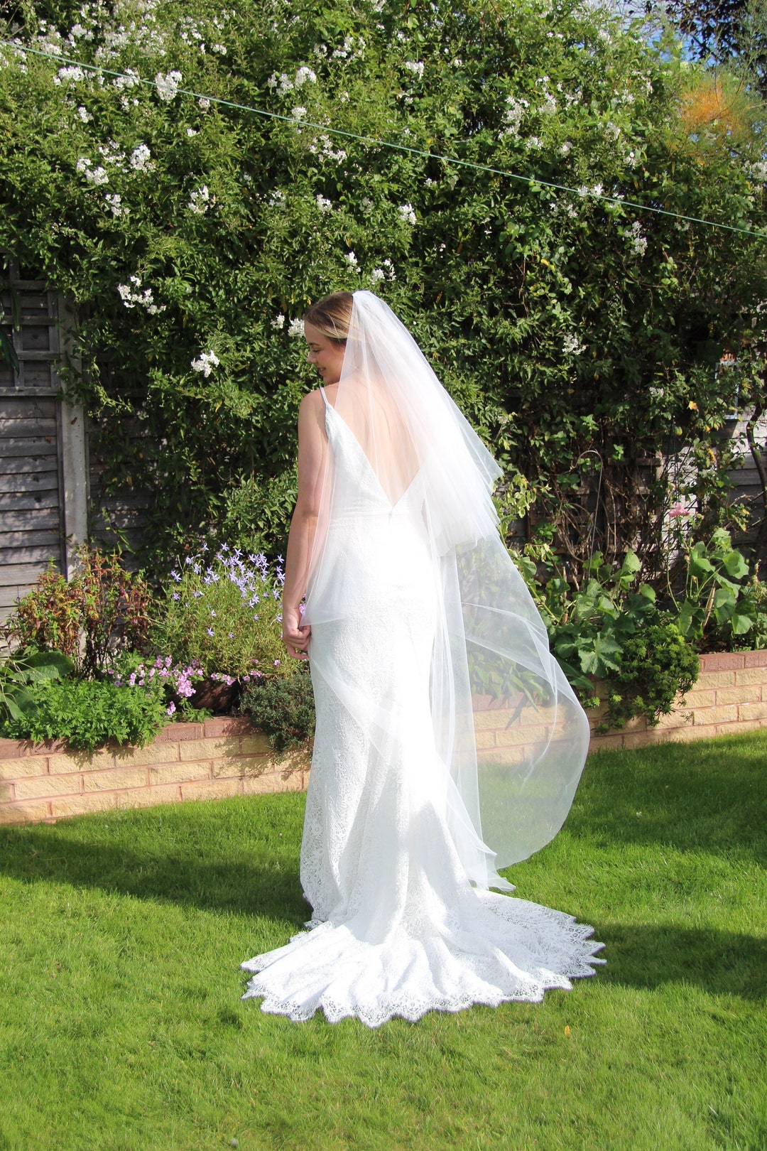 Soft Drape Cut Edge Veil, 2 Tier Over the Face Blusher Veil, off White ...