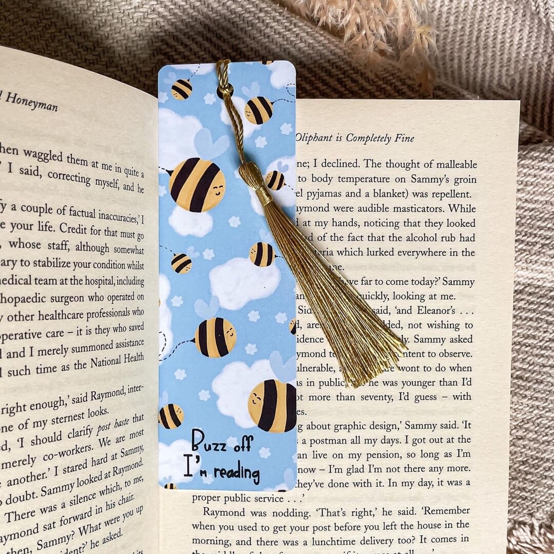 Bee Bookmark | Cute Pun Illustration | Book Lover | Double Sided - Etsy