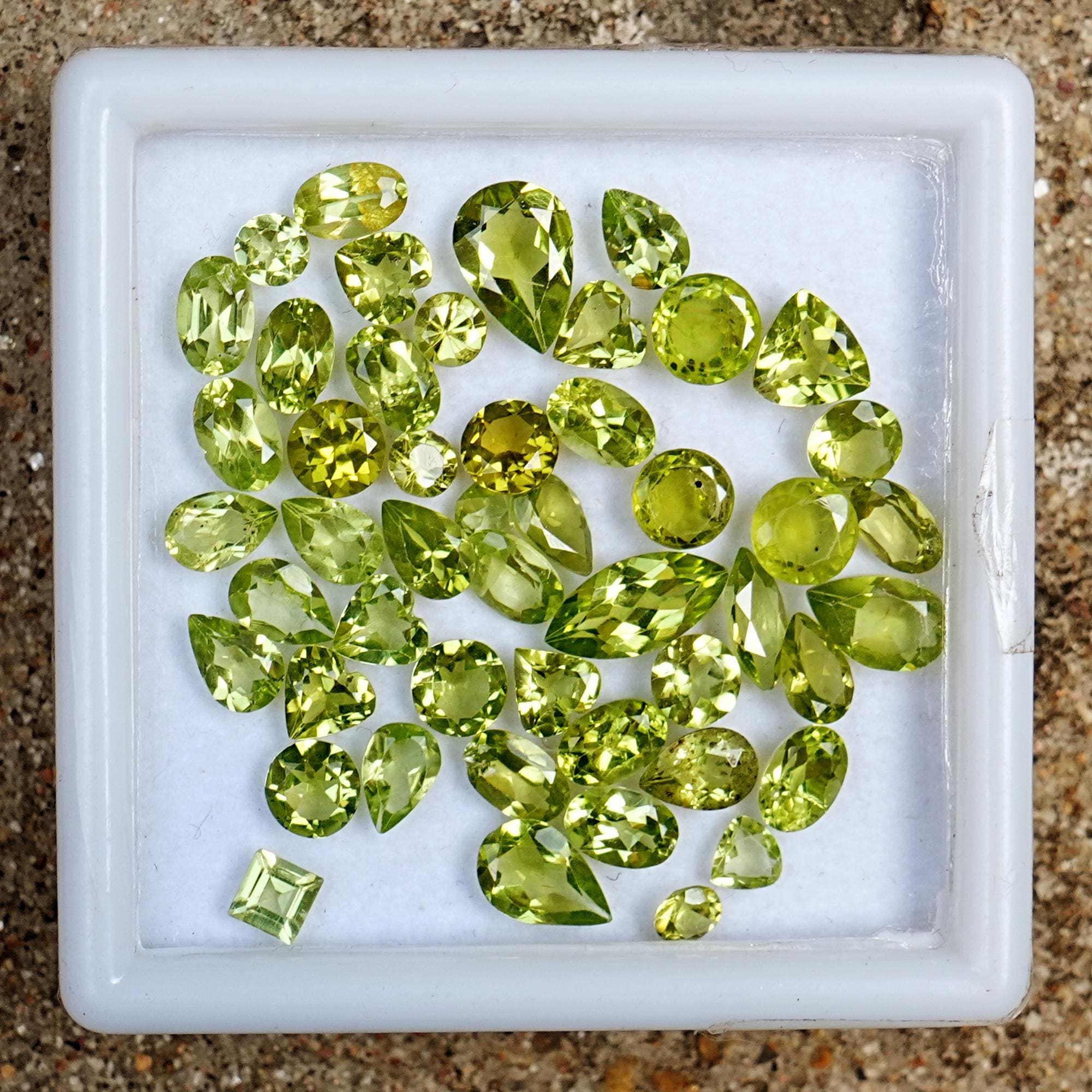 Peridot Faceted Stone: Natural Peridot Green Color Mix Shape Loose ...