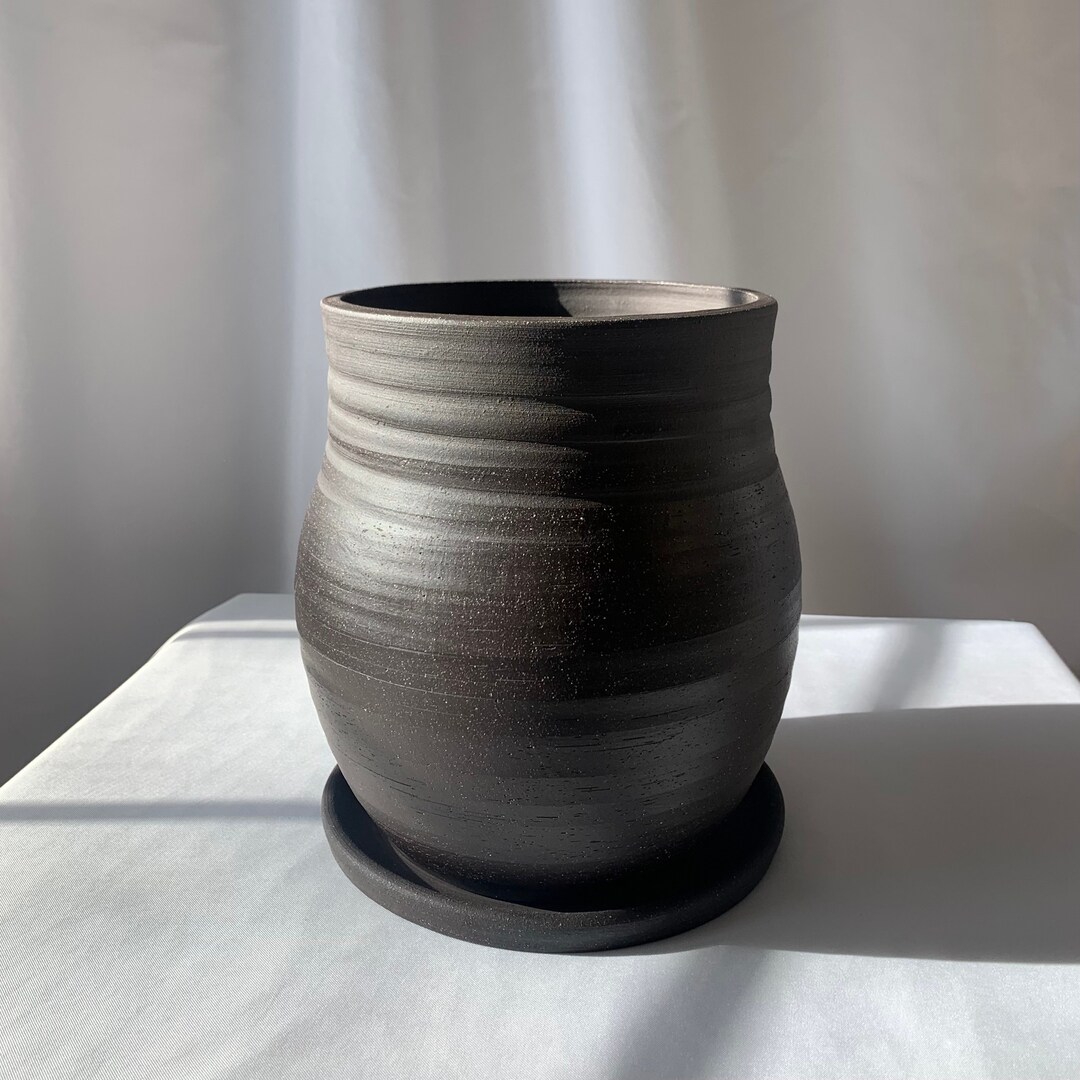 Raw Black Clay Planters - Etsy