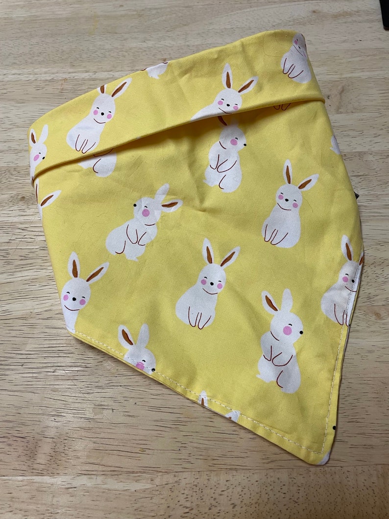 Pañuelo de Pascua para perro hecho a mano - Estampado de conejito y ...