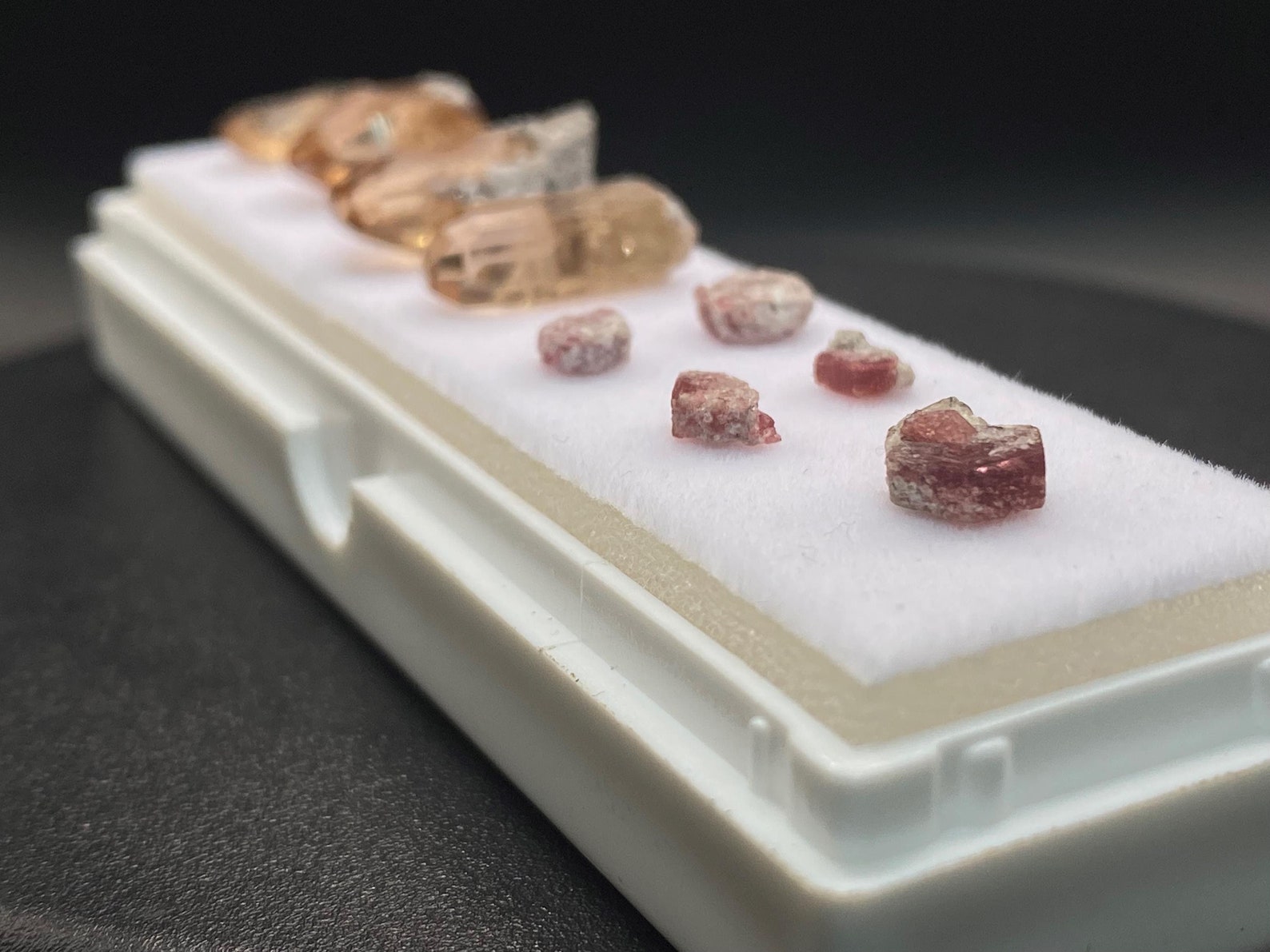 Thomas Range Set red Beryl, Topaz, Bixbyite - Etsy