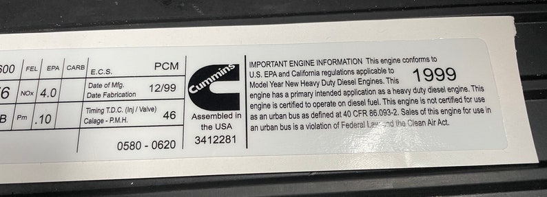CUMMINS SIGNATURE 600 Diesel Engine Valve Cover 1999 Tag ID Sticker ...