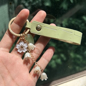 Daisy Keychain Accessories,tulip Car Key Ring Charm,bag Pendant - Etsy