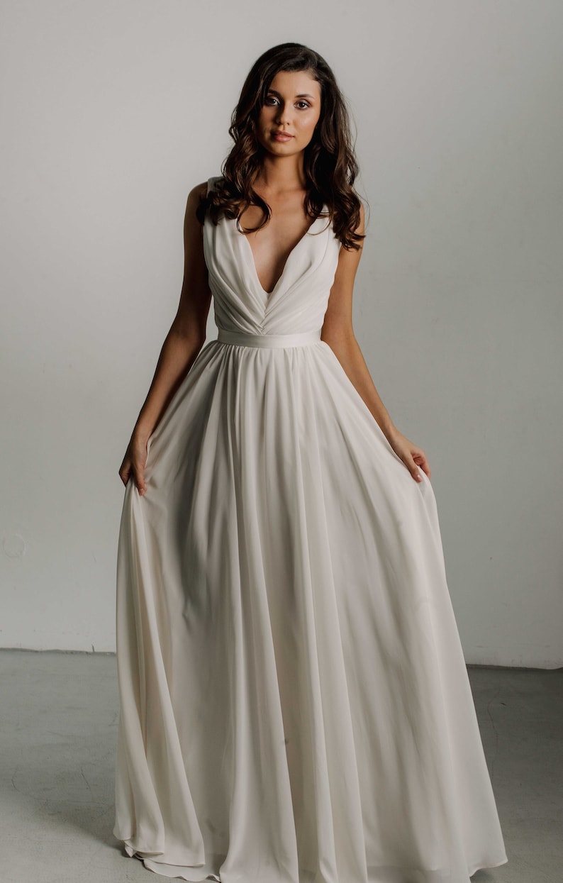 Plunge Simple Wedding Dress Sleveless Ivory Flowy Wedding Dress ...