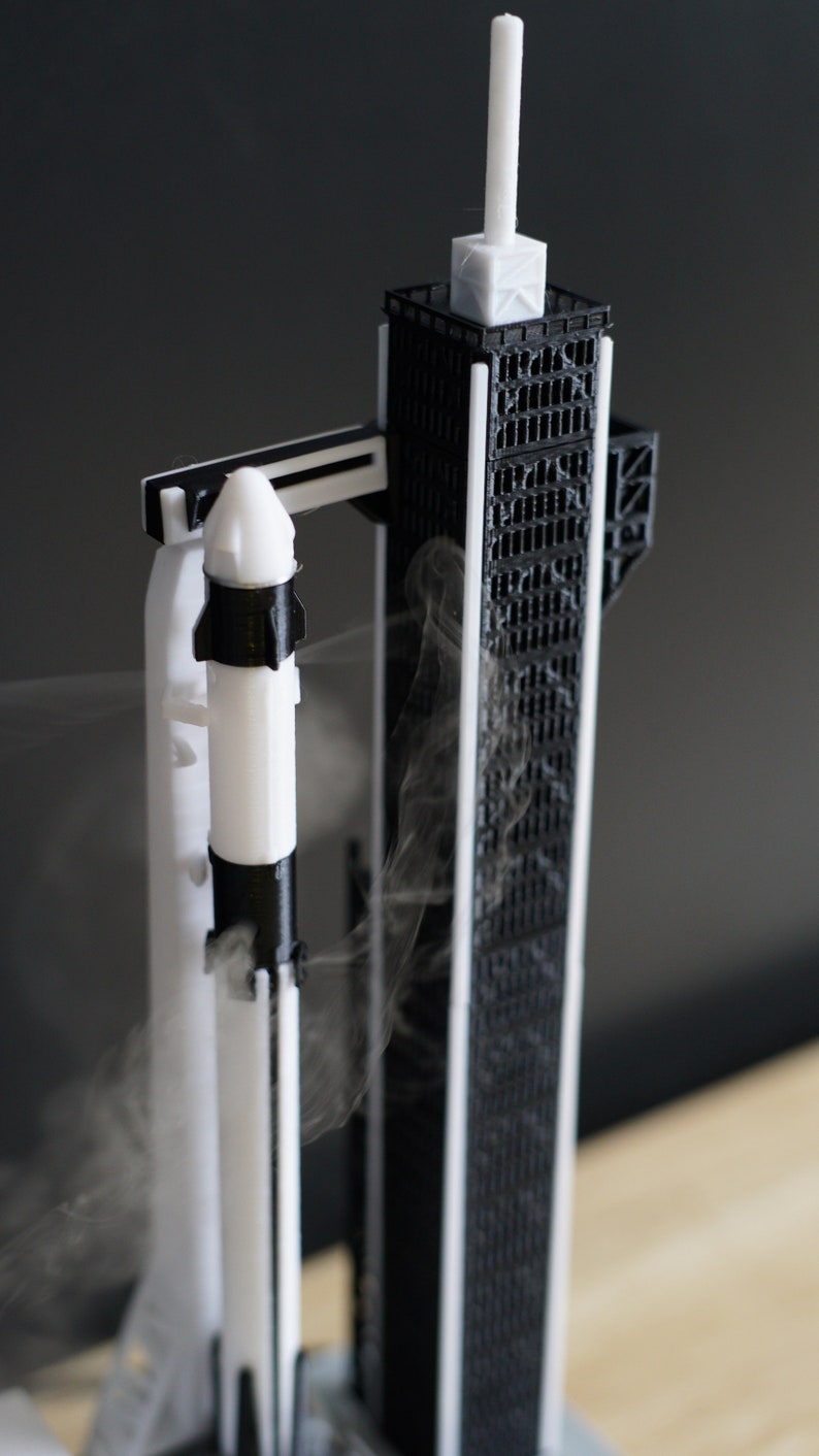 3D Printed Venting Falcon 9 Rocket With Crew Dragon - A Desktop Model ...