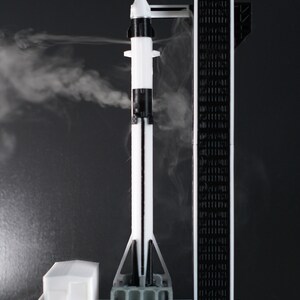 3D Printed Venting Falcon 9 Rocket With Crew Dragon - A Desktop Model ...