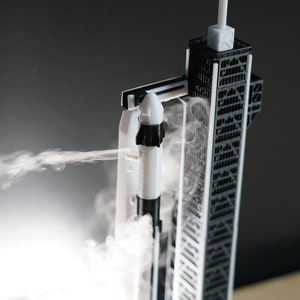3D Printed Venting Falcon 9 Rocket With Crew Dragon - A Desktop Model ...