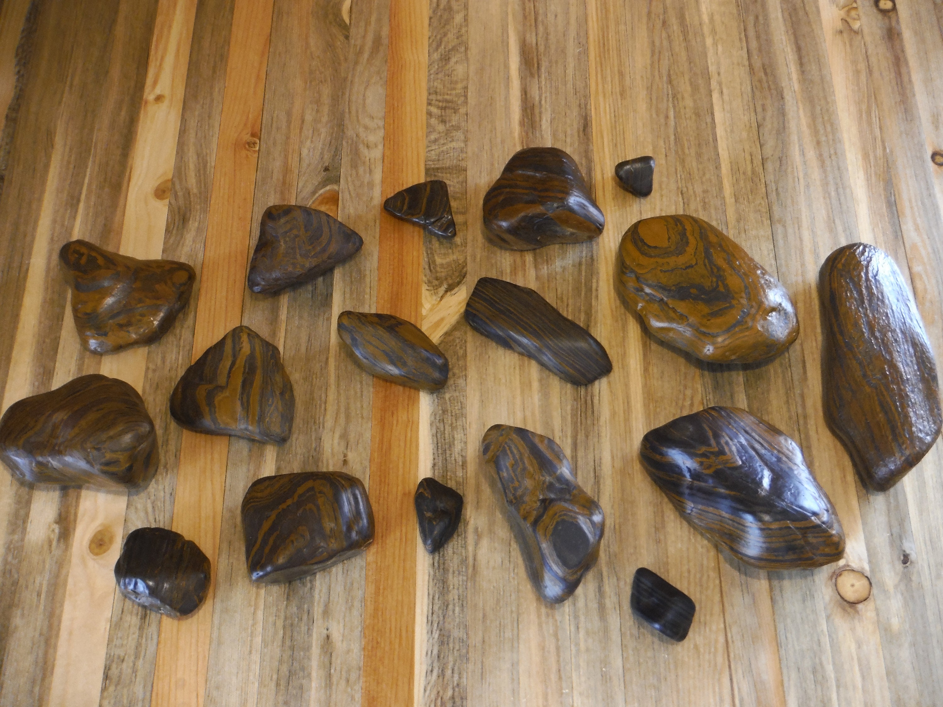 Small Box of Hand Picked Banded Iron Specimens, Genesis Stone, Viewing Stone Rock Art - Etsy