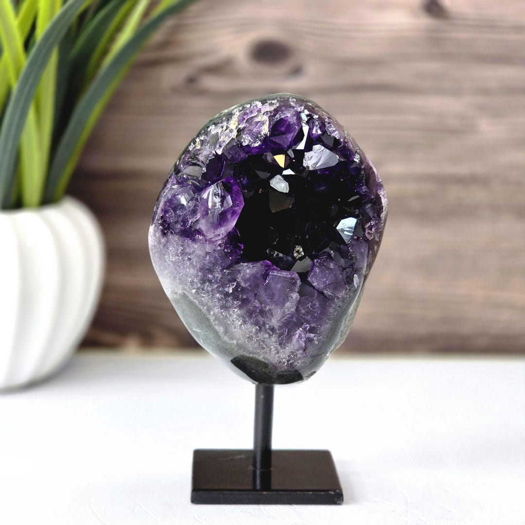 Small Amethyst Geode With Polished Edges – Natural Purple Crystal on ...