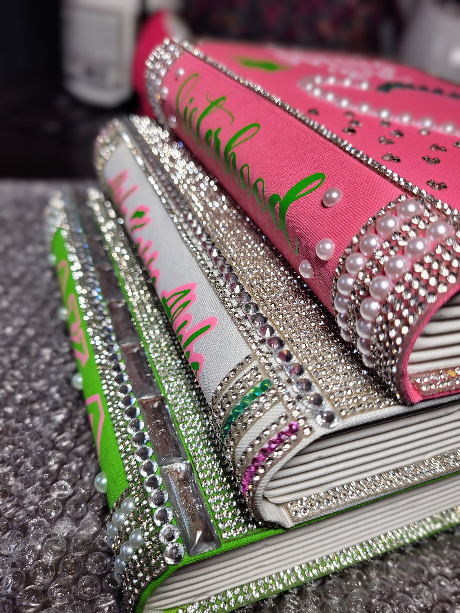 Bling Decor, Alpha Kappa Alpha, Bling Books, Book Stack, Table Decor ...