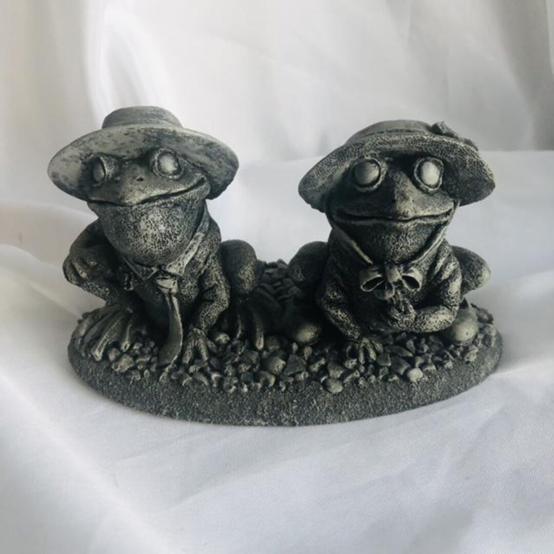 Stone Garden Mr. Mrs Bullfrog Statues SG-314P Sculptures Stone Yard ...