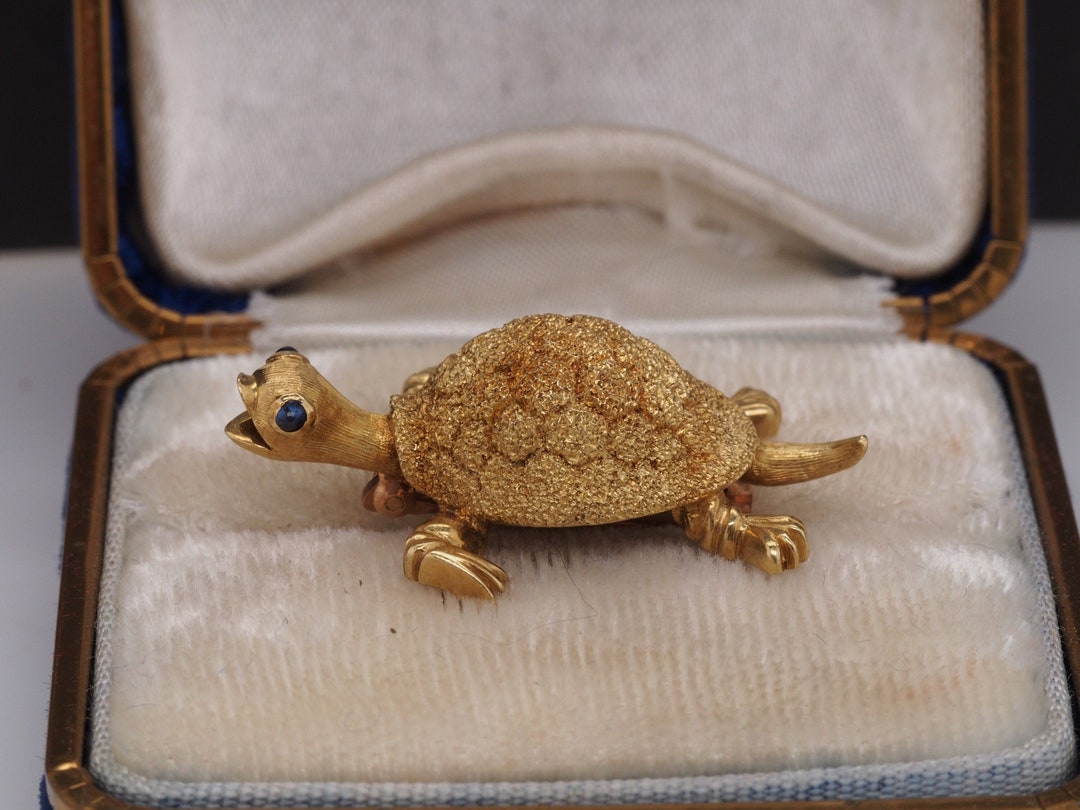 18K Vintage Yellow Gold Turtle Pin and Brooch With Sapphire Eyes - VHK ...