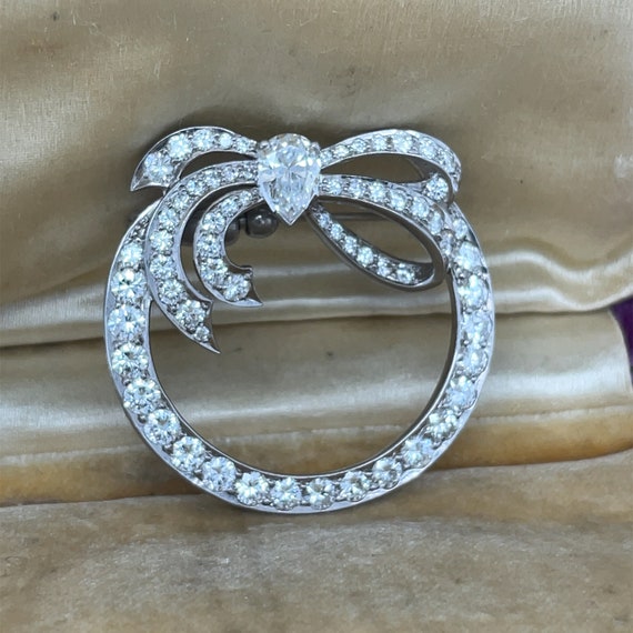 Platinum 1940s GIA Pear Shape & Round Diamond Ribbon … - Gem