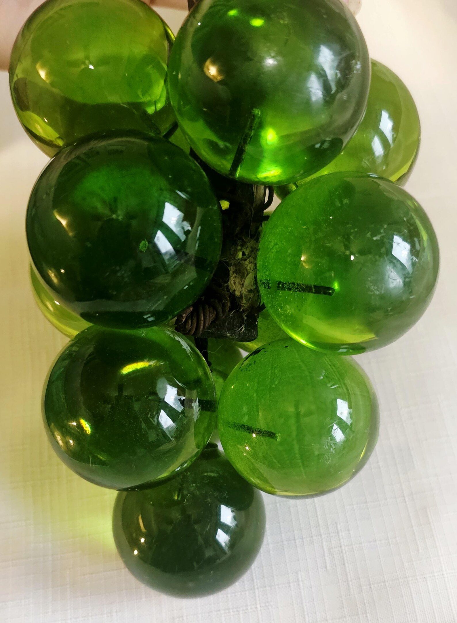 HUGE Vintage MCM Emerald Green Lucite Grape Bundle on Wood! 2" Grapes ...