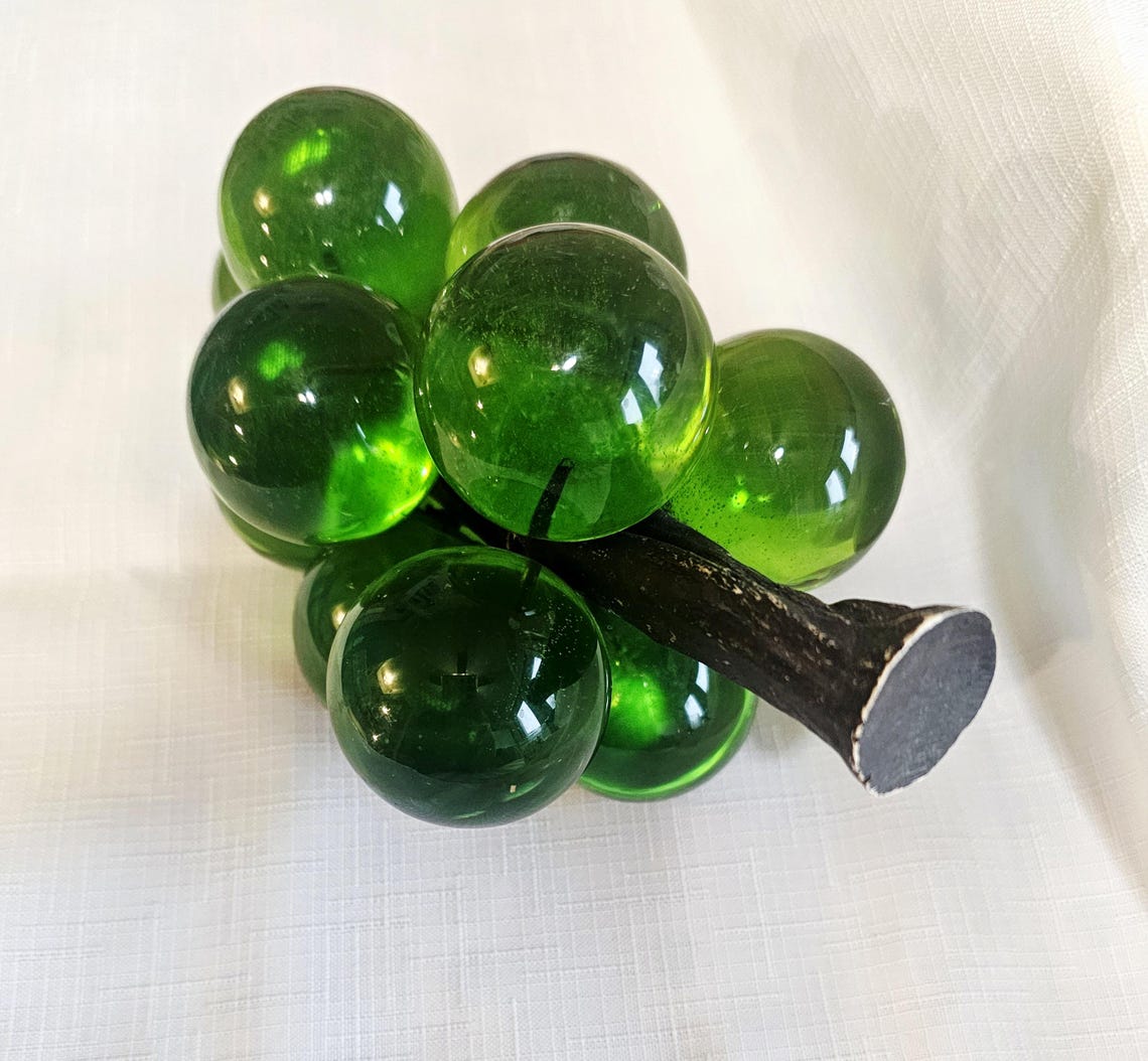 HUGE Vintage MCM Emerald Green Lucite Grape Bundle on Wood! 2" Grapes ...