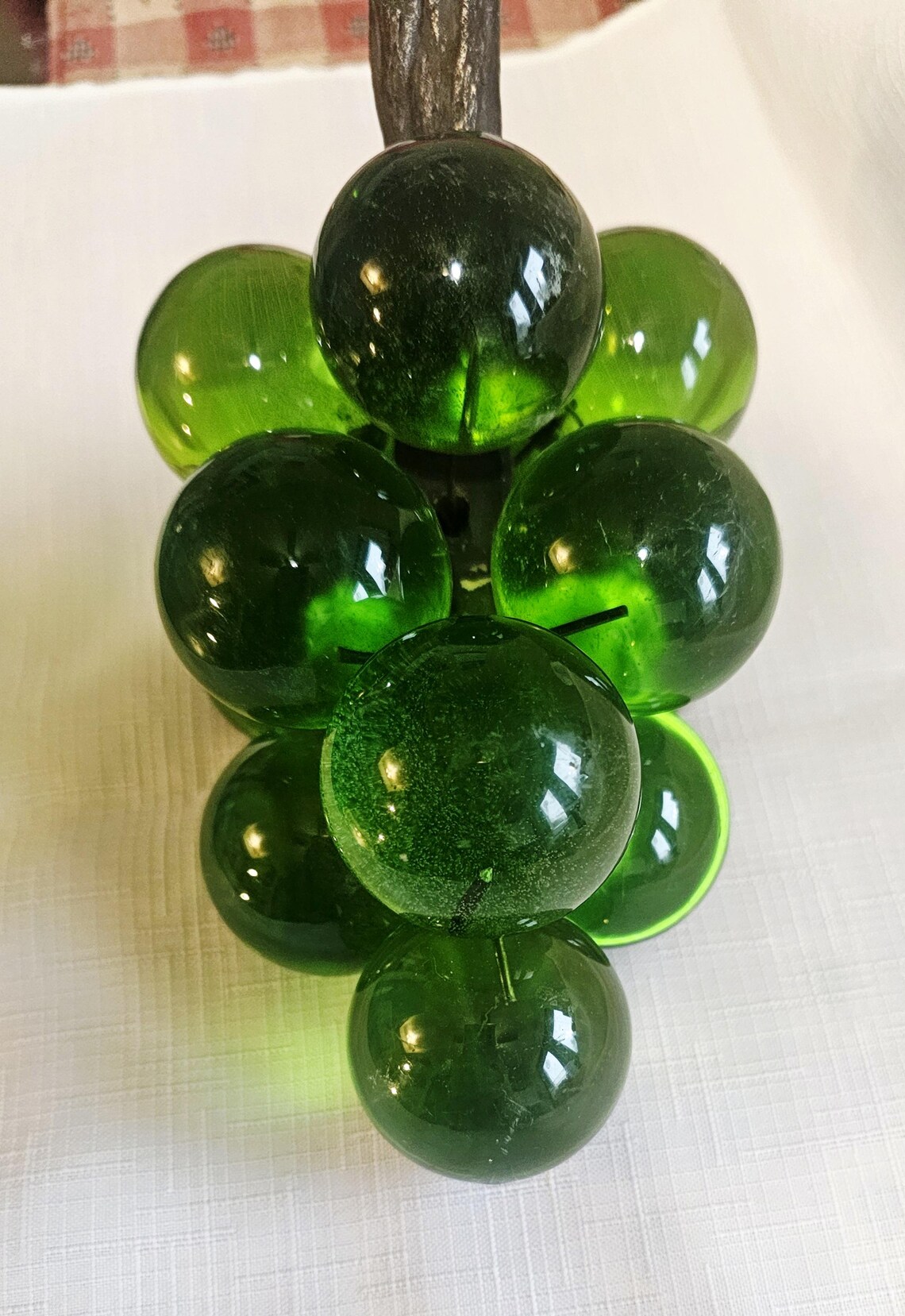 HUGE Vintage MCM Emerald Green Lucite Grape Bundle on Wood! 2" Grapes ...