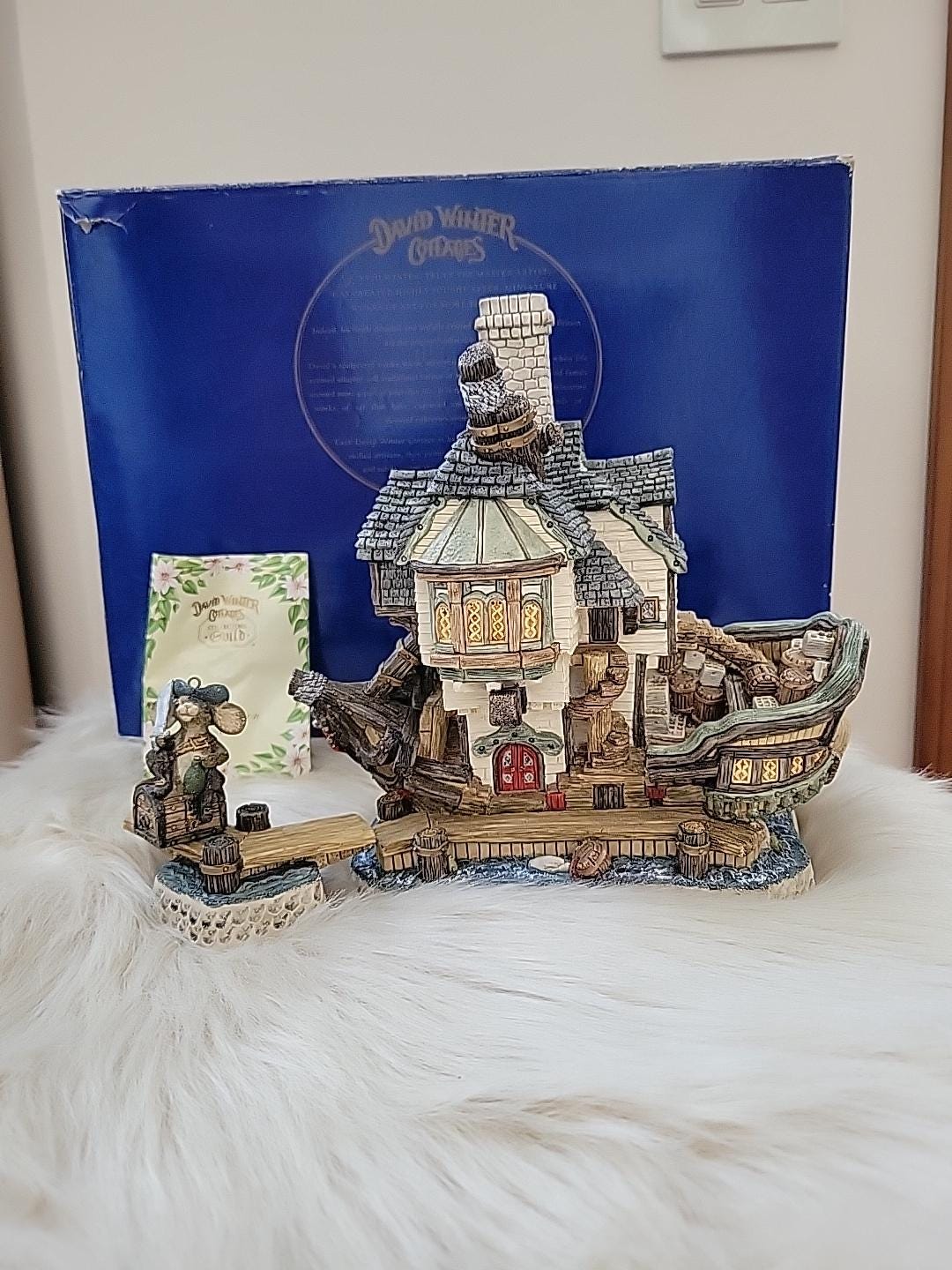 Jolly Roger Tavern David Winter Cottage Seaside Boardwalk Collection ...