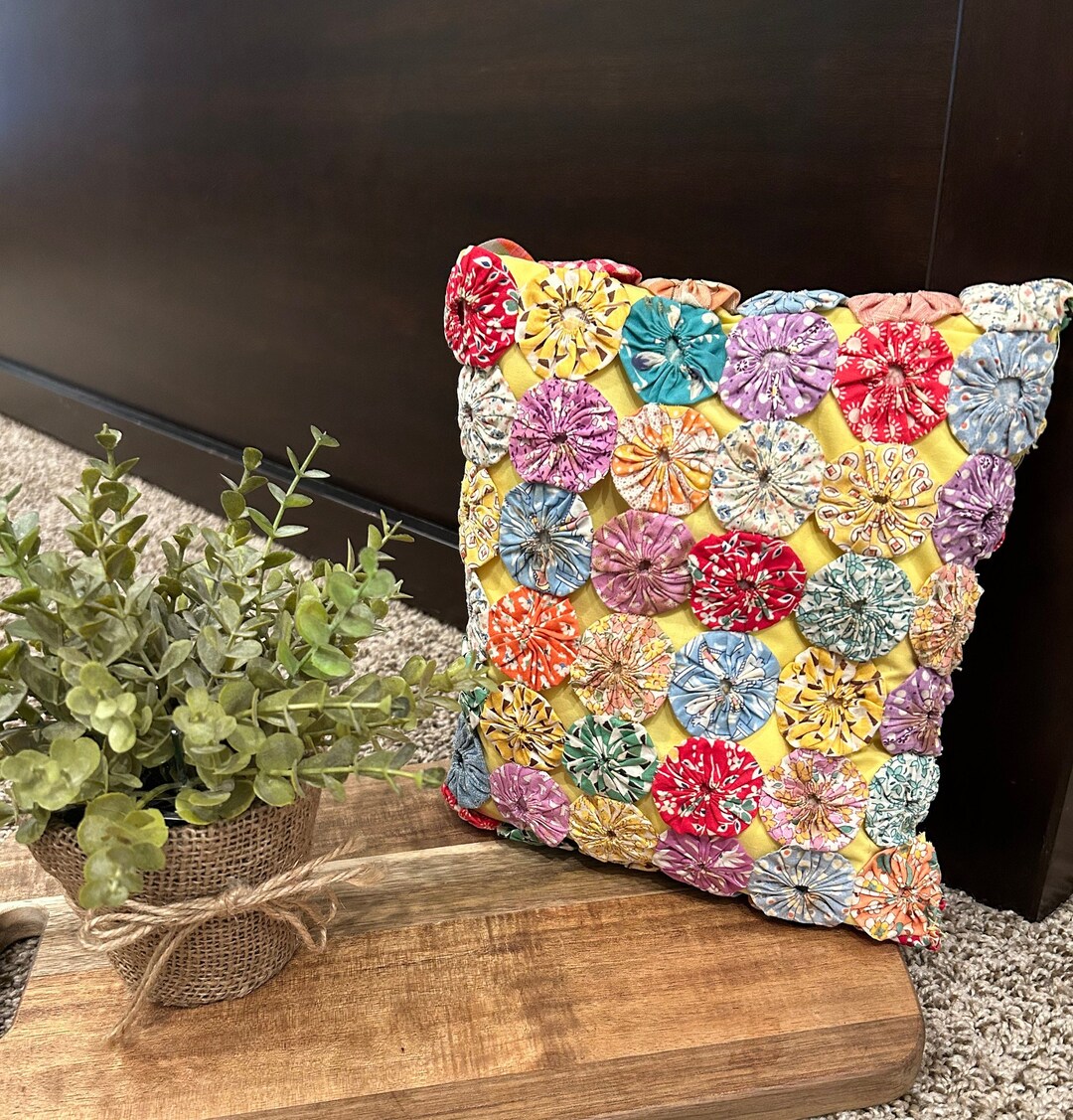 1930s Yo Yo Quilt Accent Pillow. Rare Accent Pillow. 9.5 X 8.5. - Etsy