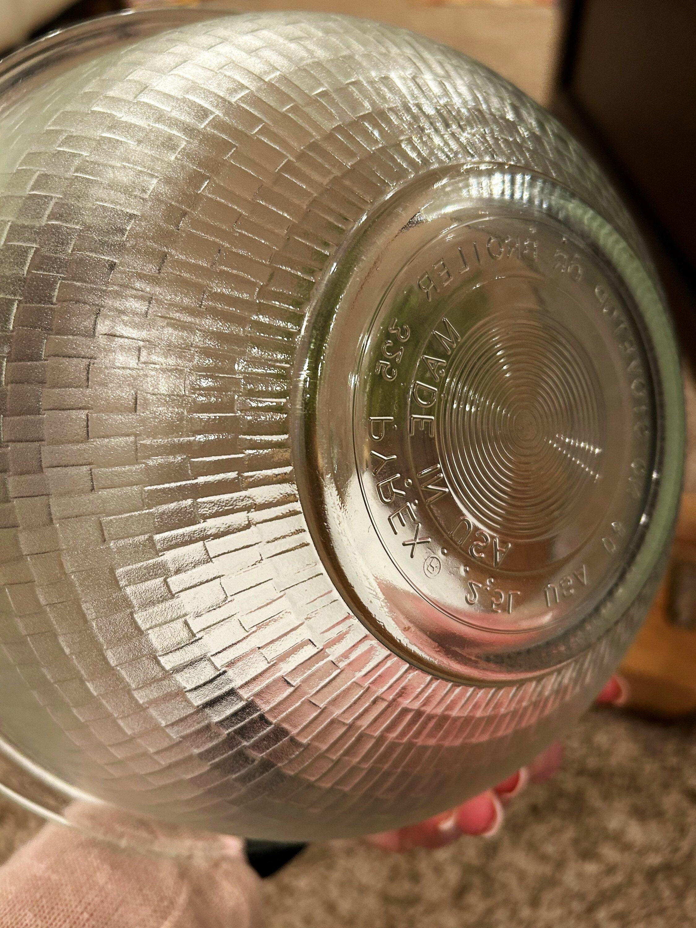 Pyrex Basket Weave Glass Nesting Bowls 322 and 325 - 1qt. and 2.5qt ...