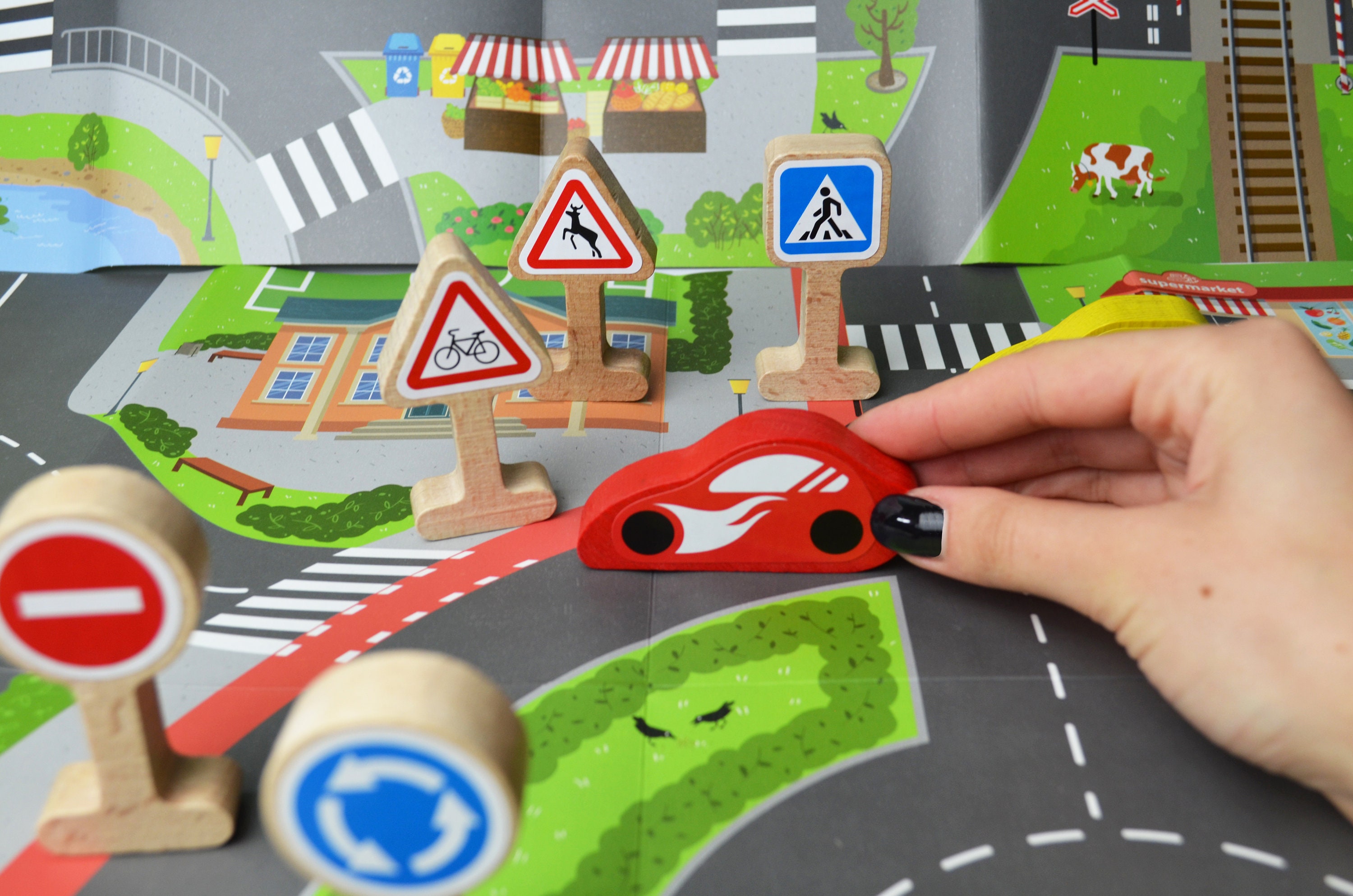 Traffic Light Sign, 13 Wooden Sign for Road, Wooden Road Track ...