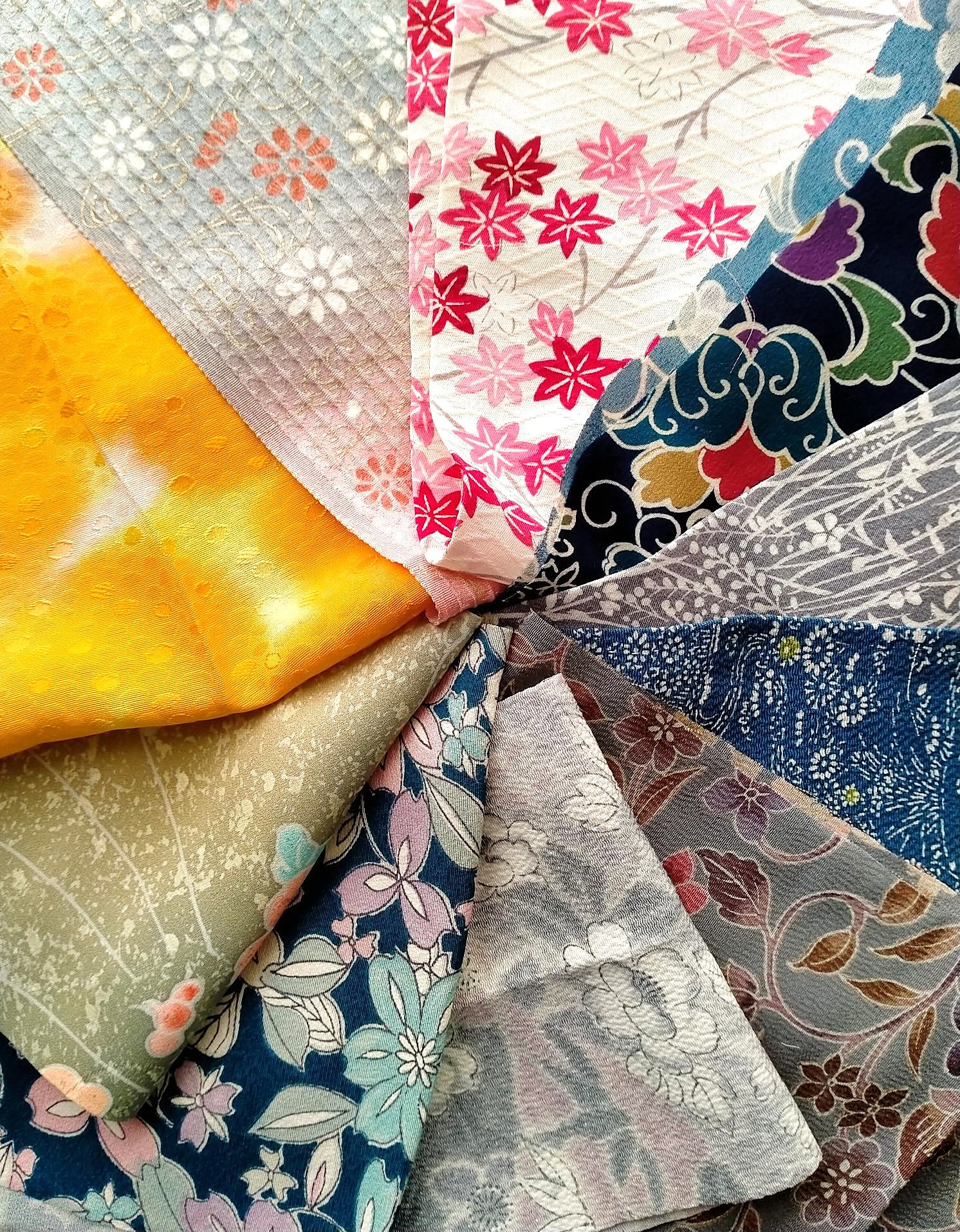 Japanese Kimono Fabric Remnant Bundle , Quilt Fabric Scraps Lot, Floral ...