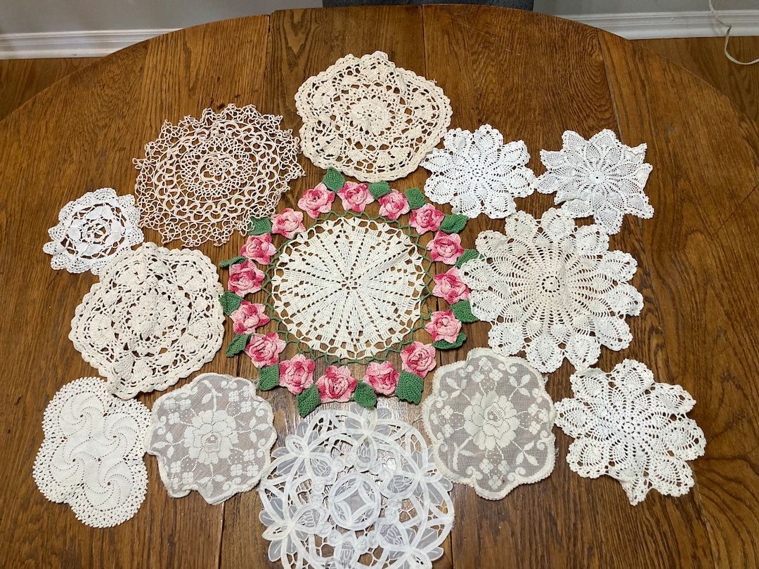 Antique Hand Made Crochet Table Decor 13 Pieces Roses Centrepiece White ...
