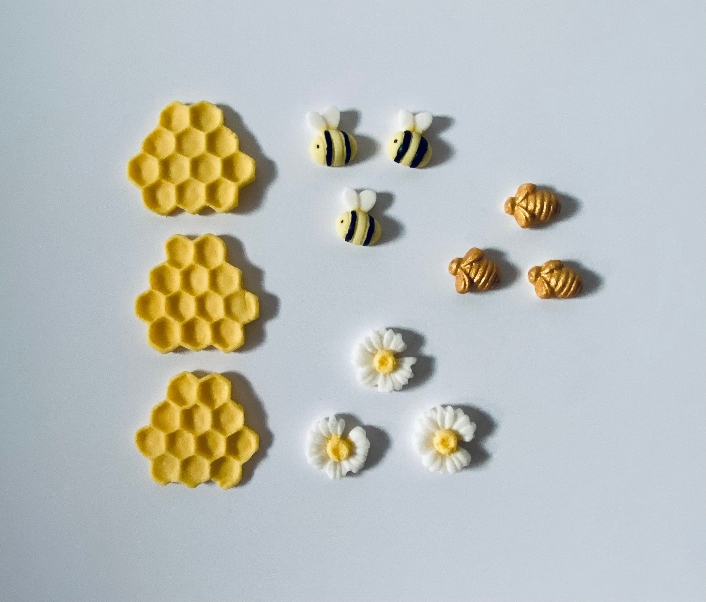 Fondant Bee & Flower Cake Toppers/ Tiny Bee Cupcake Decoration - Etsy