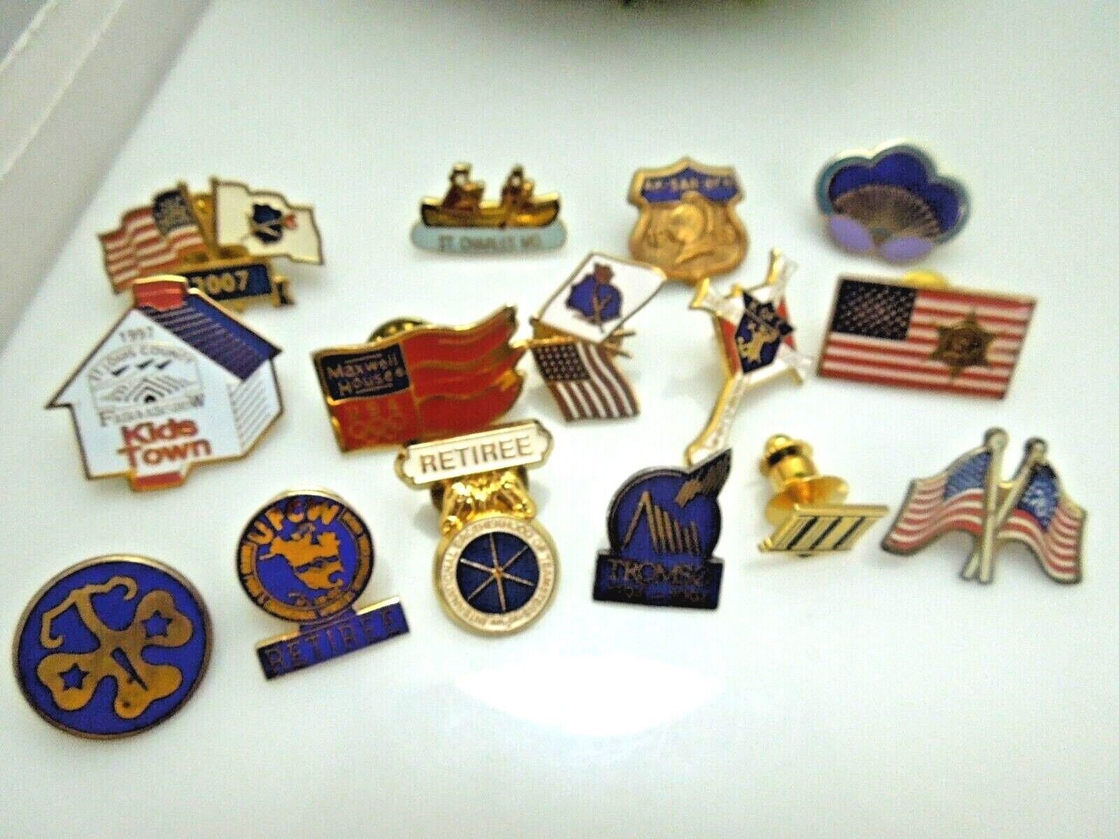 R388 Lot of 15 Vintage American Flag,stl Pins,retiree Pins Enamel ...
