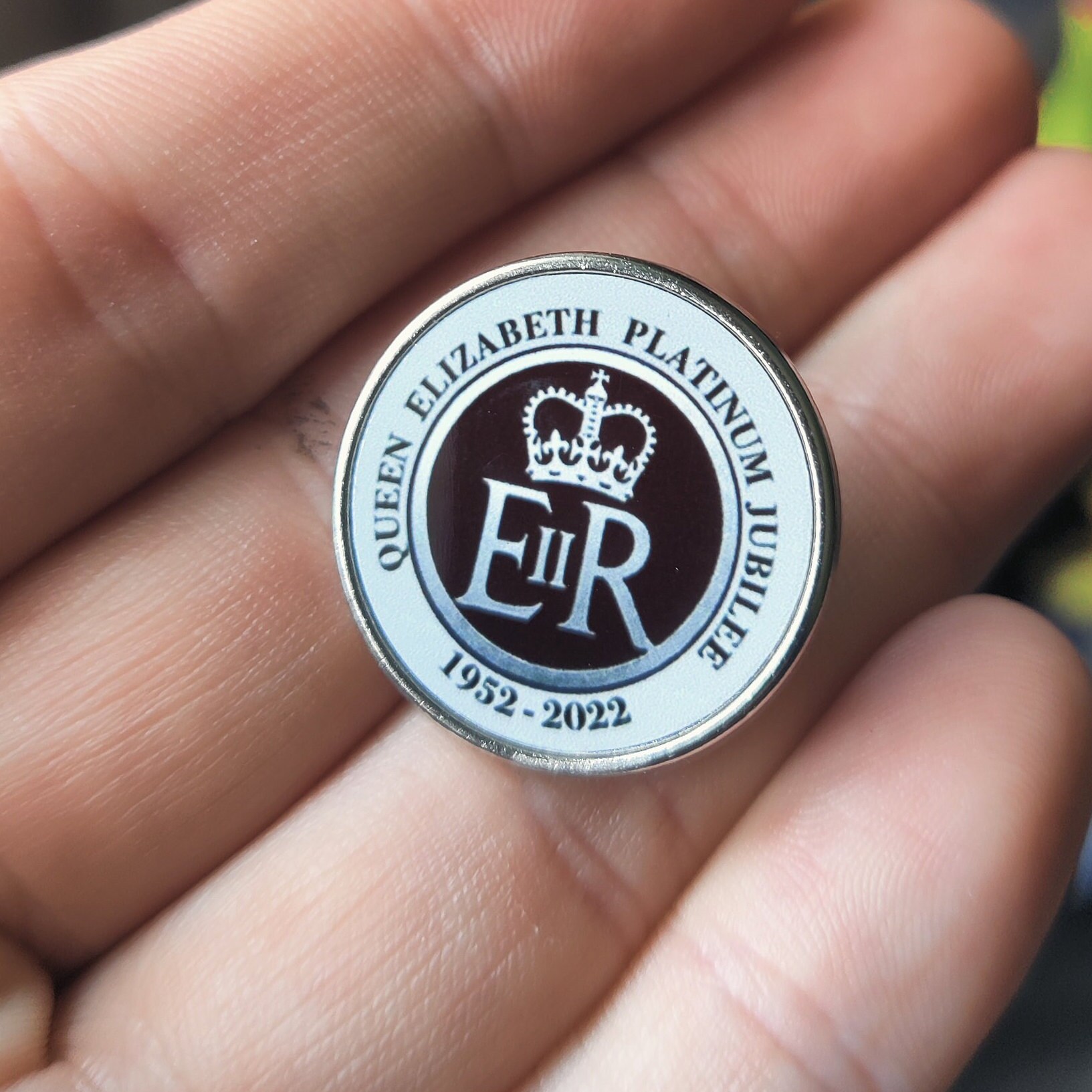 The Queens Platinum Jubilee 2022 Lapel Pin Badge 25mm - Etsy