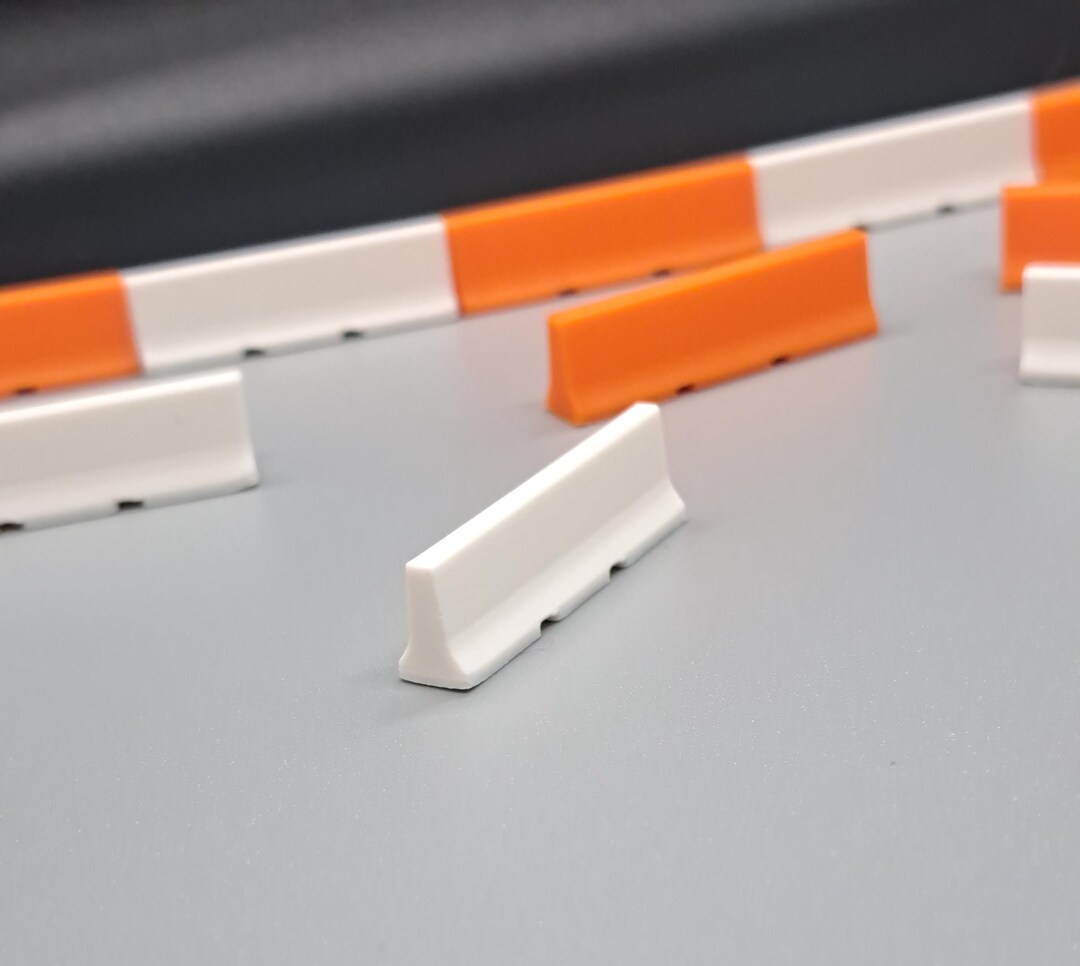 40 PC Pack - HO Scale Jersey Barrier, 1:87 Scale Jersey Barrier, Safety ...
