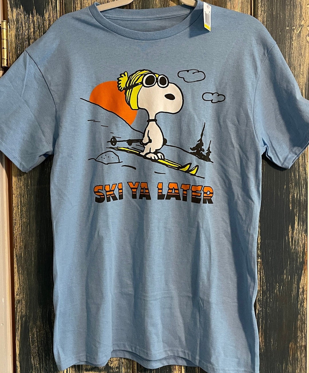 Men's Snoopy Peanuts- Medium Vintage-style Retro-style Graphic Tshirt ...