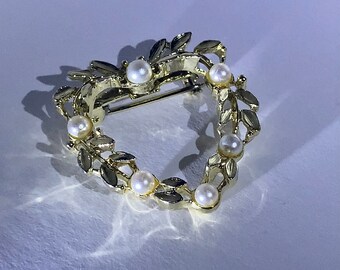 Gold Pearl Brooch - Etsy