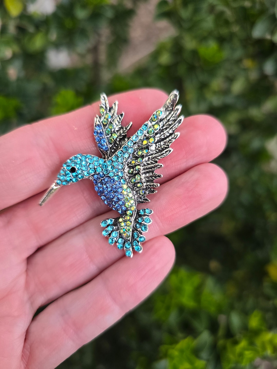 MAGNETIC Blue and Green Crystal Hummingbird Brooch Set in Silver Tone ...